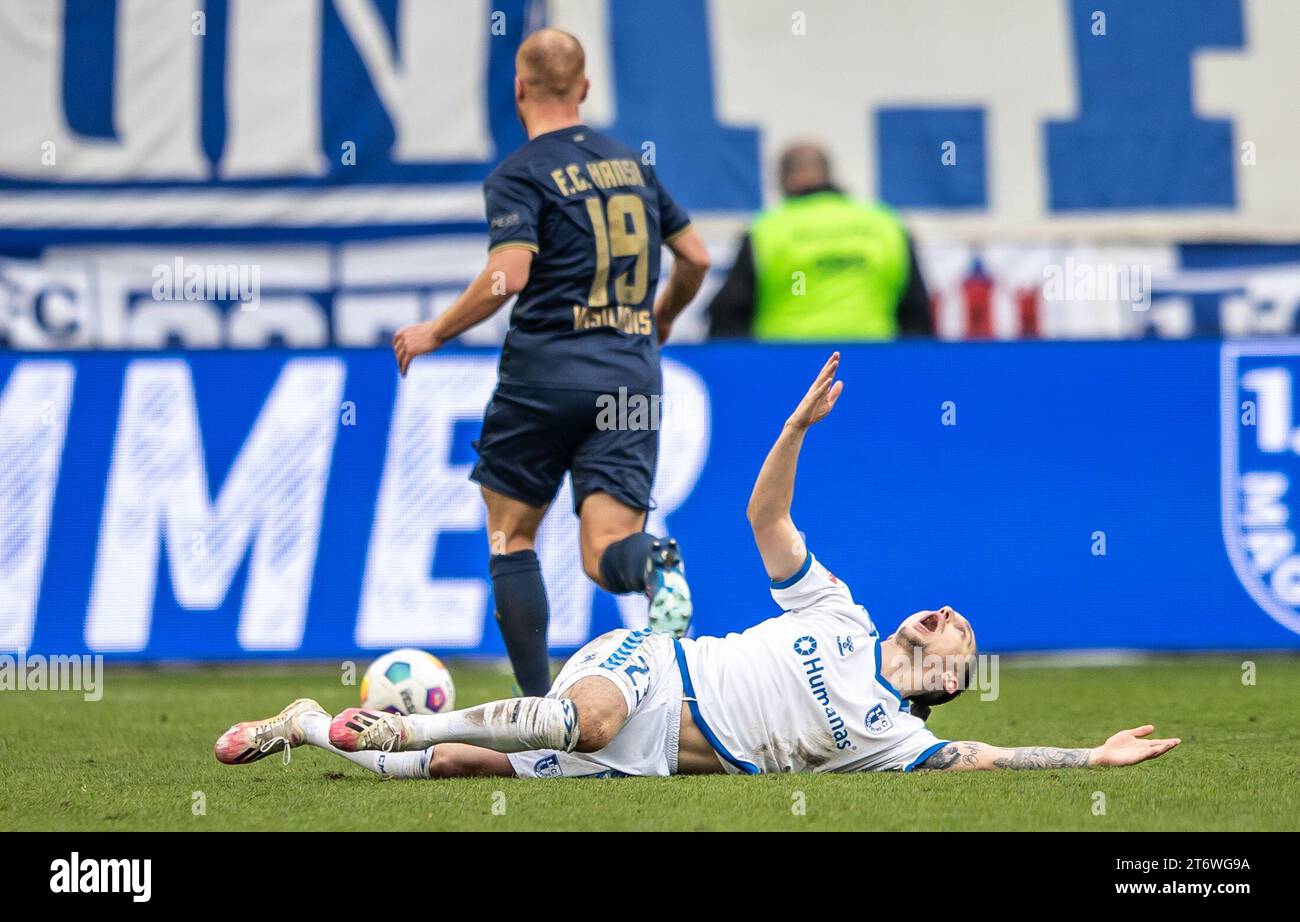 12 November 2023, Saxony-Anhalt, Magdeburg: Soccer: Bundesliga 2, 1. FC ...