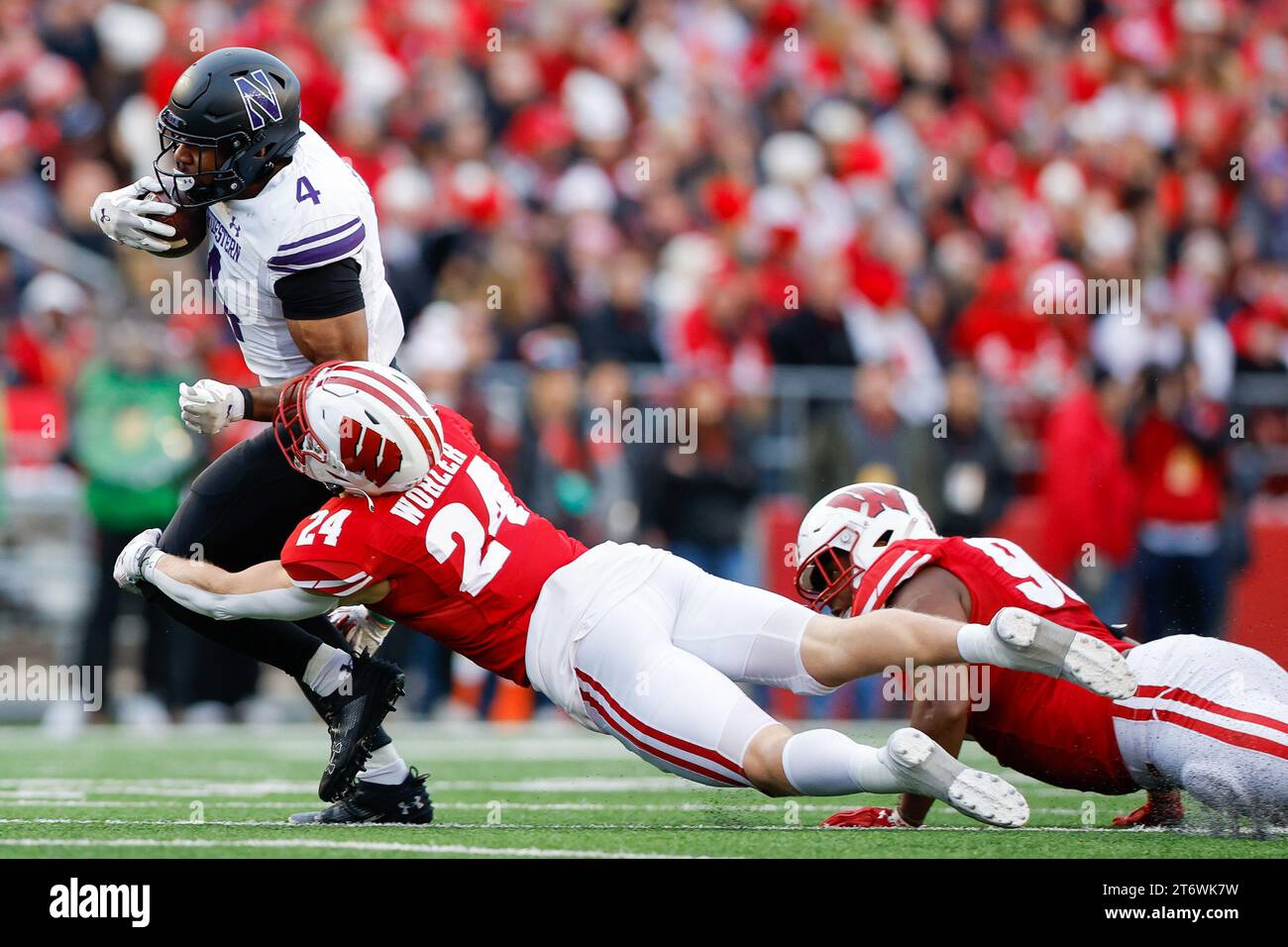 November 11, 2023: Northwestern Wildcats running back Cam Porter (4) is ...