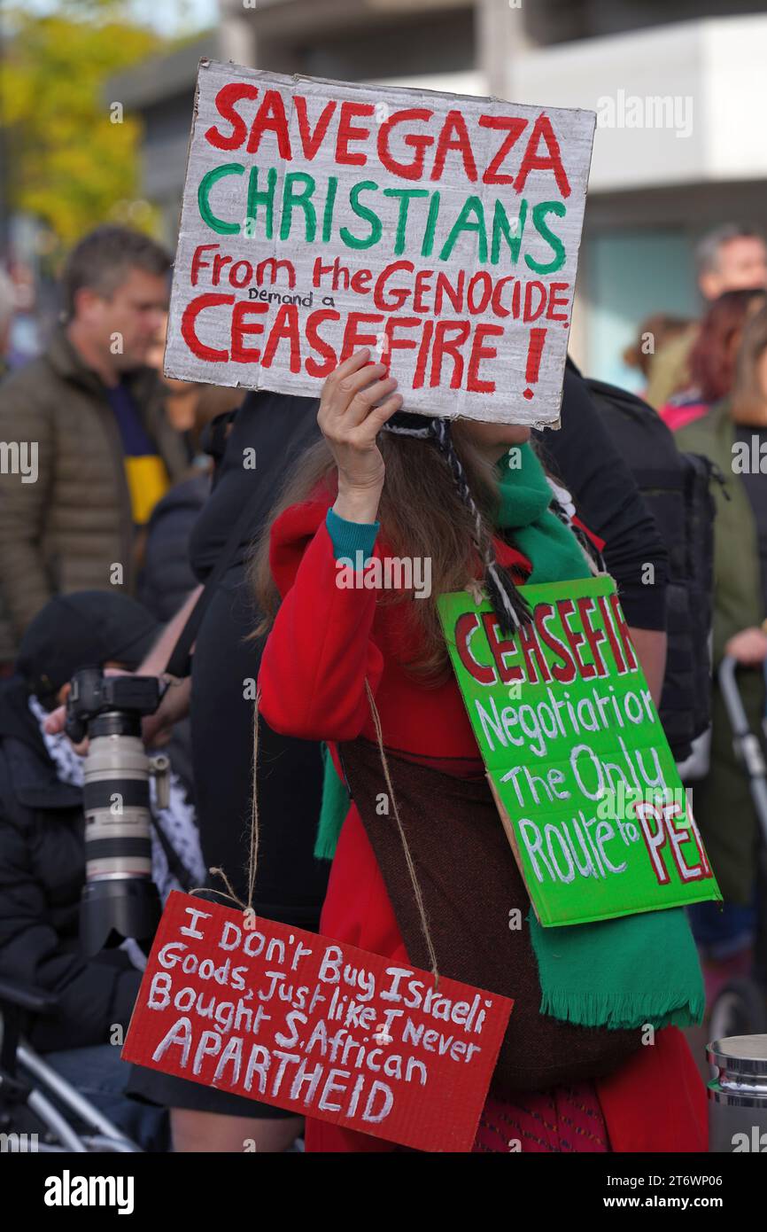 Messages of support on placards and signs at the Pro Palestine March in ...