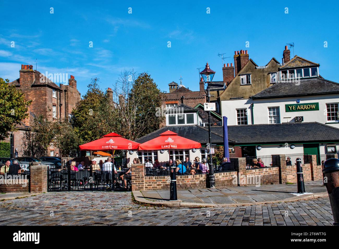 Ye Arrow pub, Rochester, Kent Stock Photo - Alamy