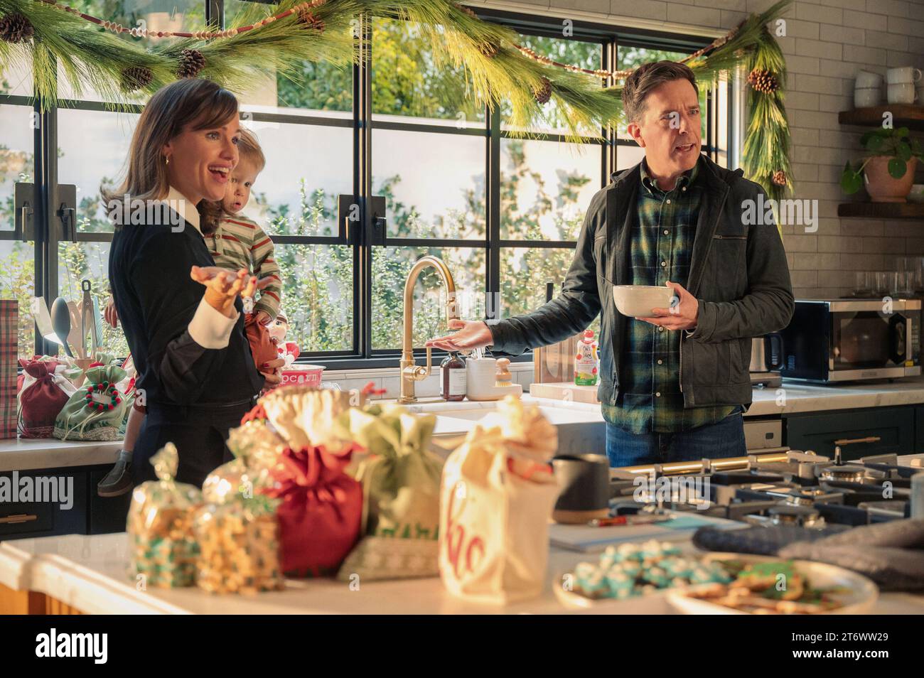 JENNIFER GARNER and ED HELMS in FAMILY SWITCH (2023), directed by MCG ...