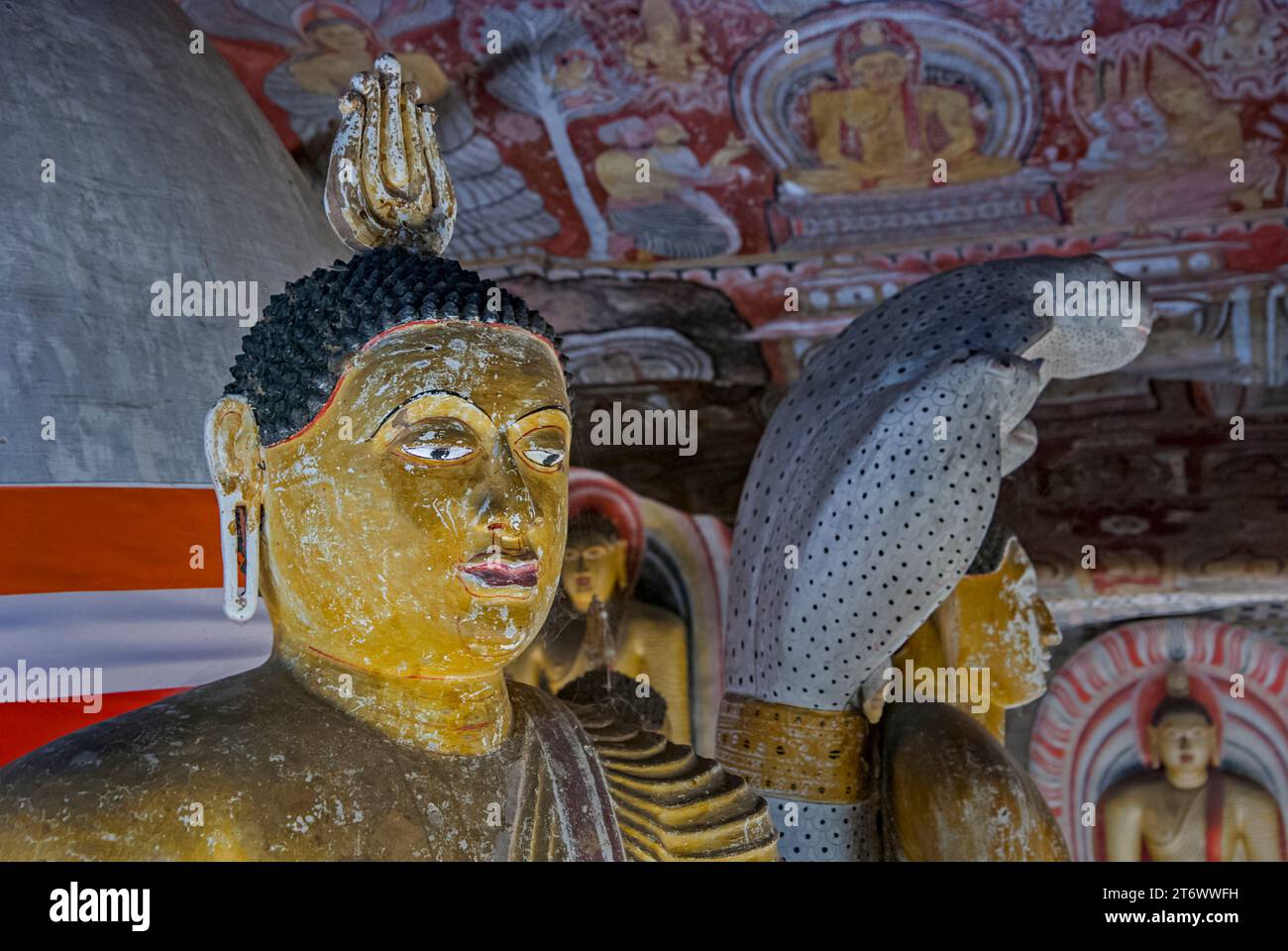 5th Century Dambulla Cave Temple Statues In Dambulla, Sri Lanka ...