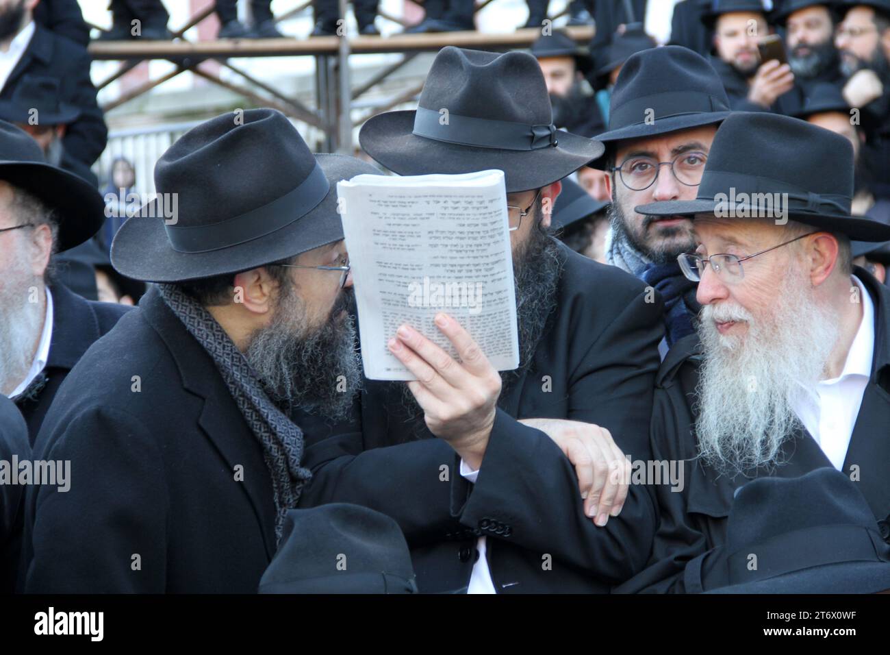 Brooklyn New York. . November 12 , 6,500 Chabad-Lubavitch Hasidic ...
