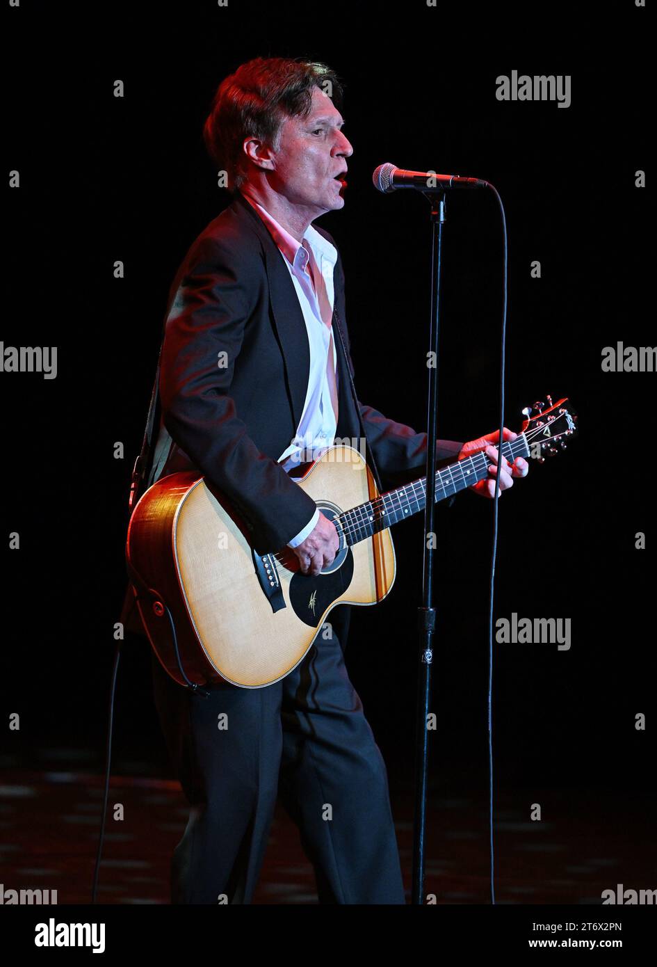 John waite singer hi-res stock photography and images - Alamy