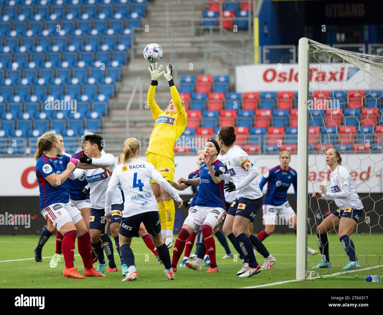 Oslo, Norway, November 11th 2023: Goalkeeper Sunniva Skoglund (22 ...