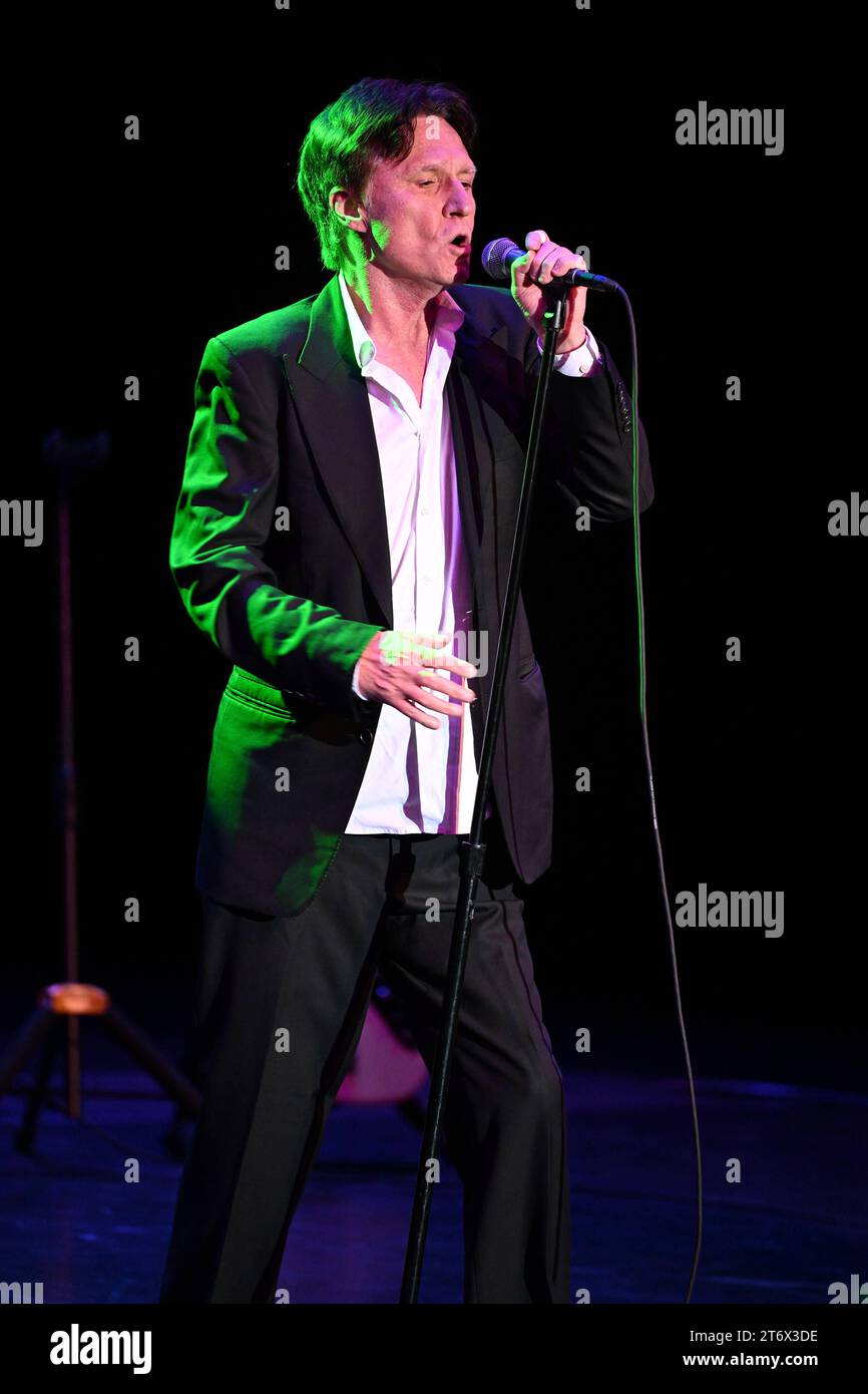 John waite singer hi-res stock photography and images - Alamy