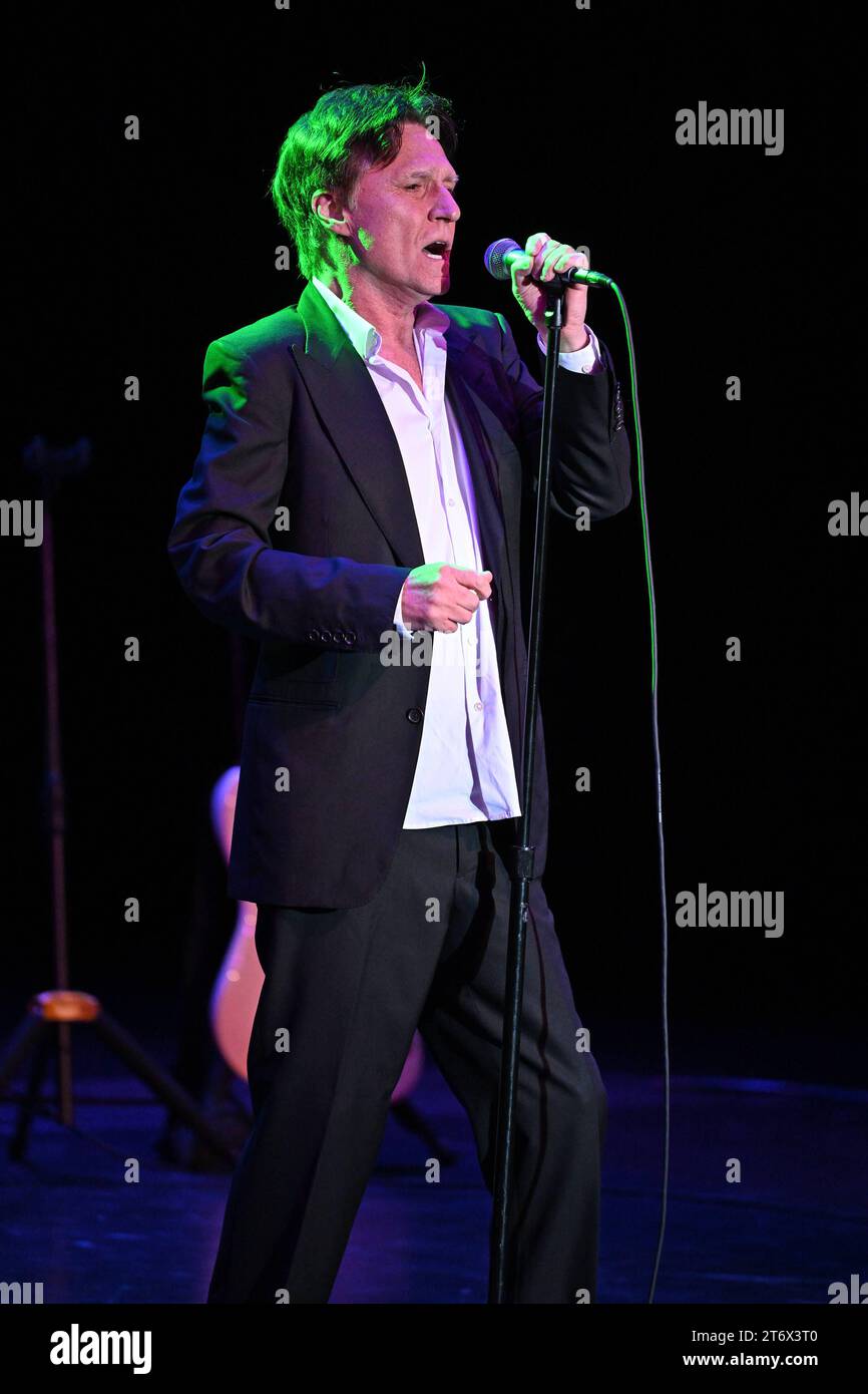 John waite singer hi-res stock photography and images - Alamy