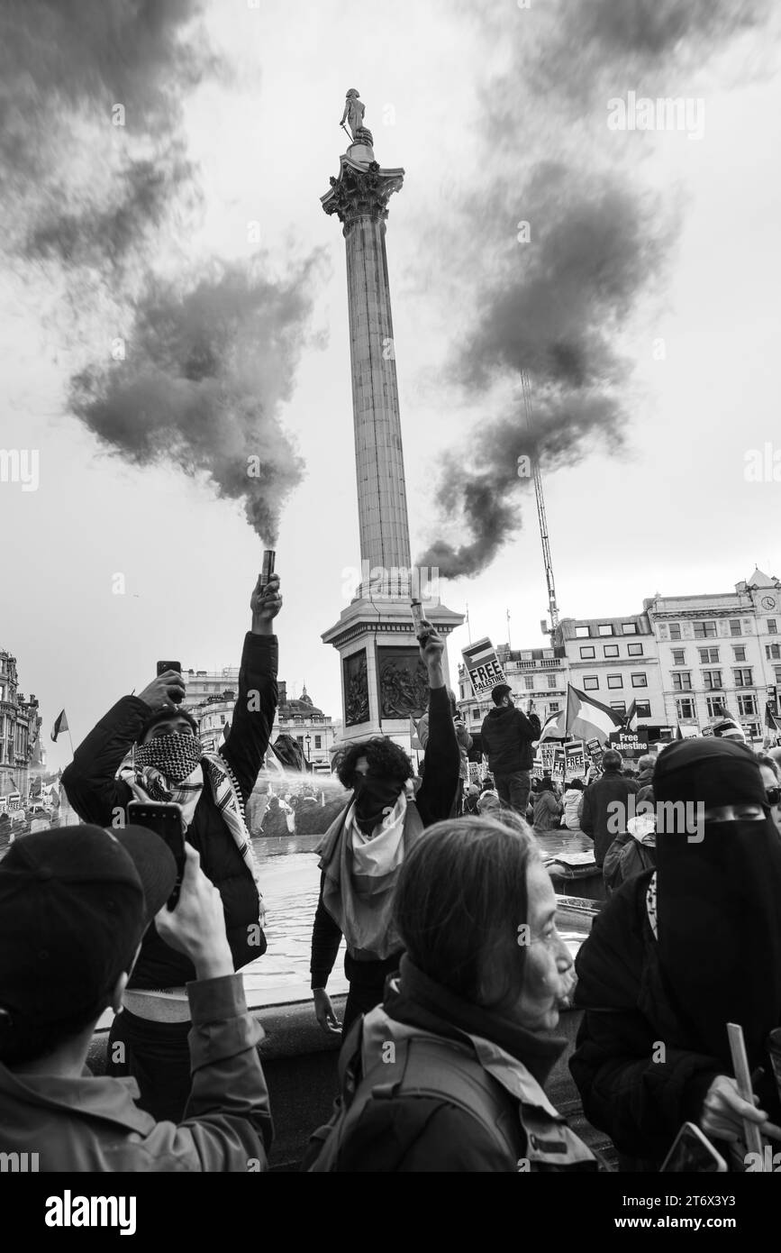 Solidarity rally london Black and White Stock Photos & Images - Alamy
