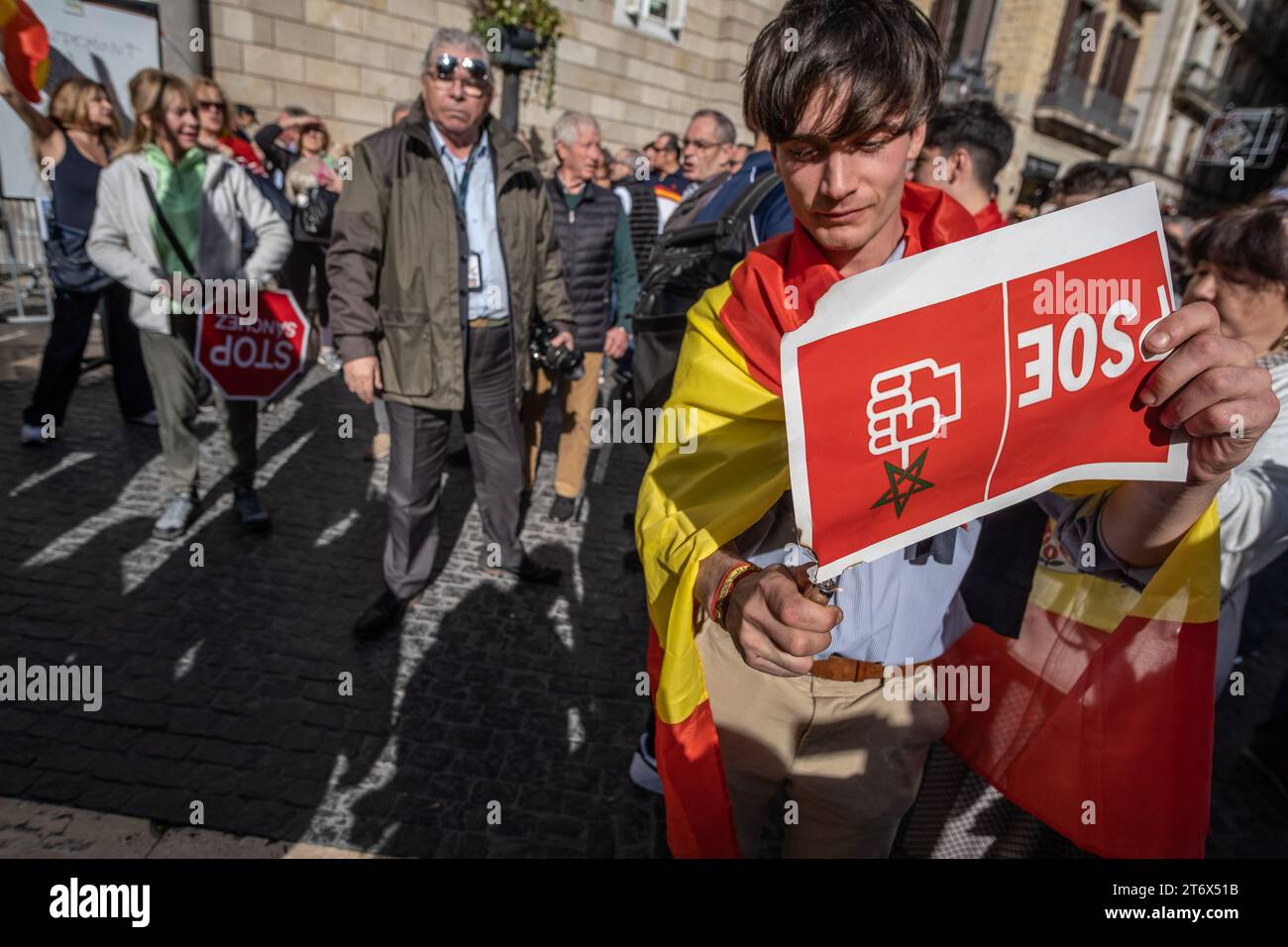 Spanish socialist party logo hi-res stock photography and images - Alamy