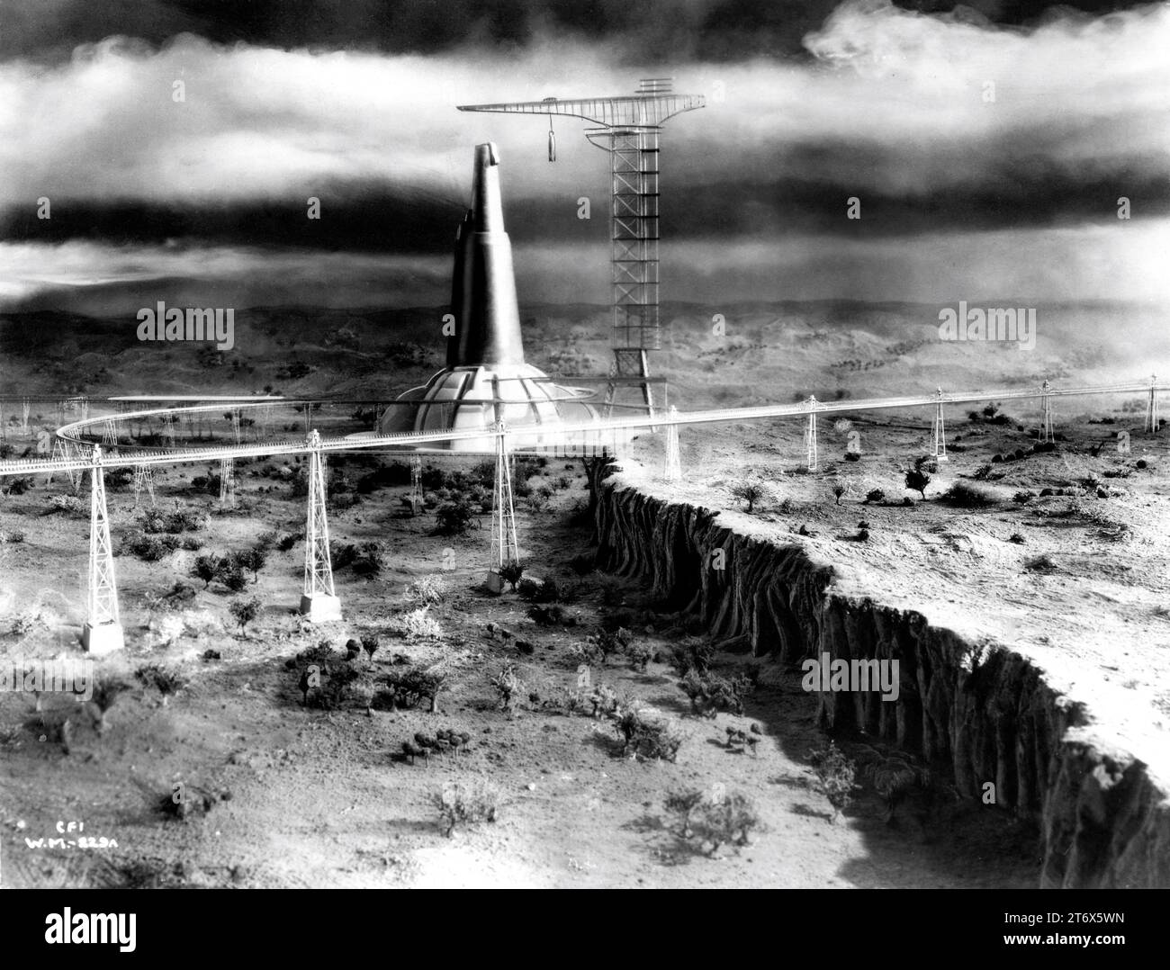 The Space Gun in THINGS TO COME 1936 director WILLIAM CAMERON MENZIES ...