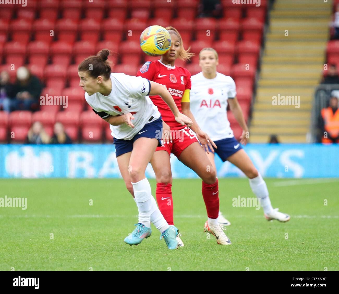 Angharad James (L) & Taylor Hinds (R Stock Photo - Alamy