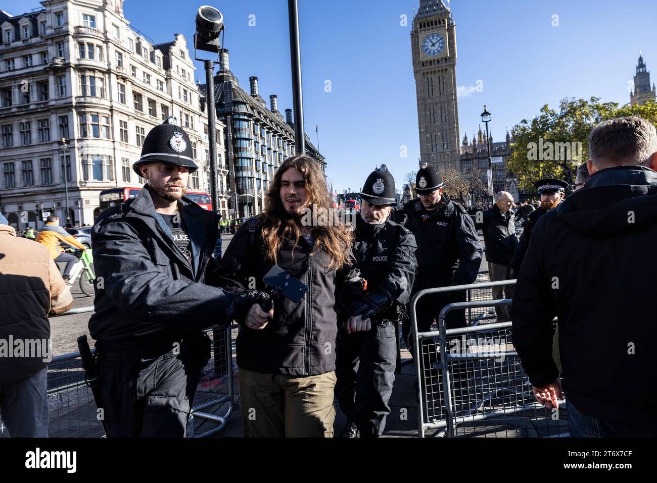 Pub fight england hi-res stock photography and images - Alamy