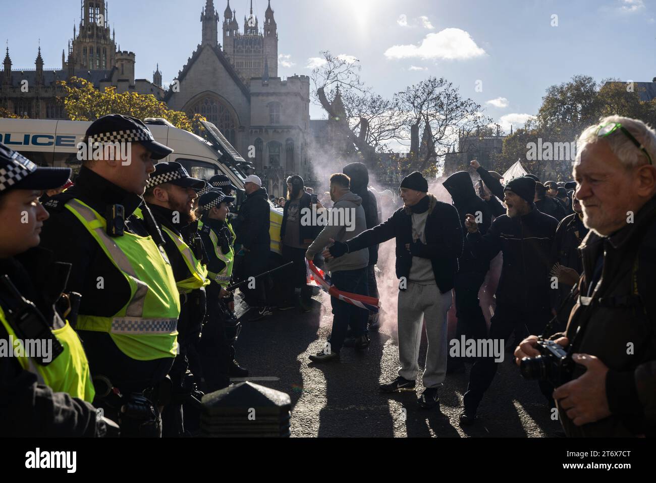London, UK. 11 November, 2023. Right wing thugs fight with Police ...