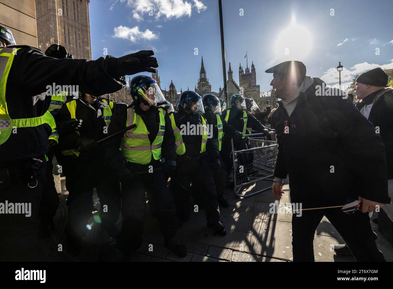 Pub fight england hi-res stock photography and images - Alamy