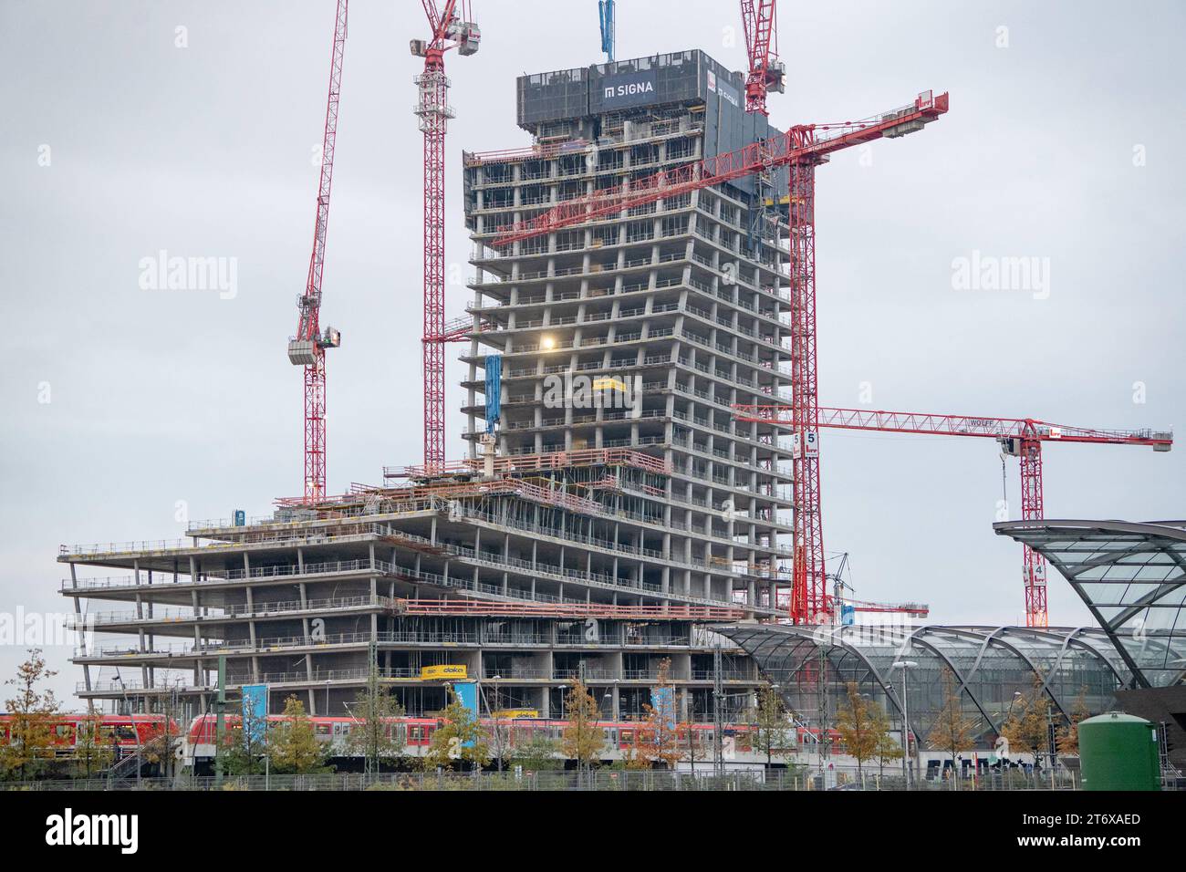Elbtower in Hamburg Blick auf die Baustelle nach Baustopp im Oktober ...