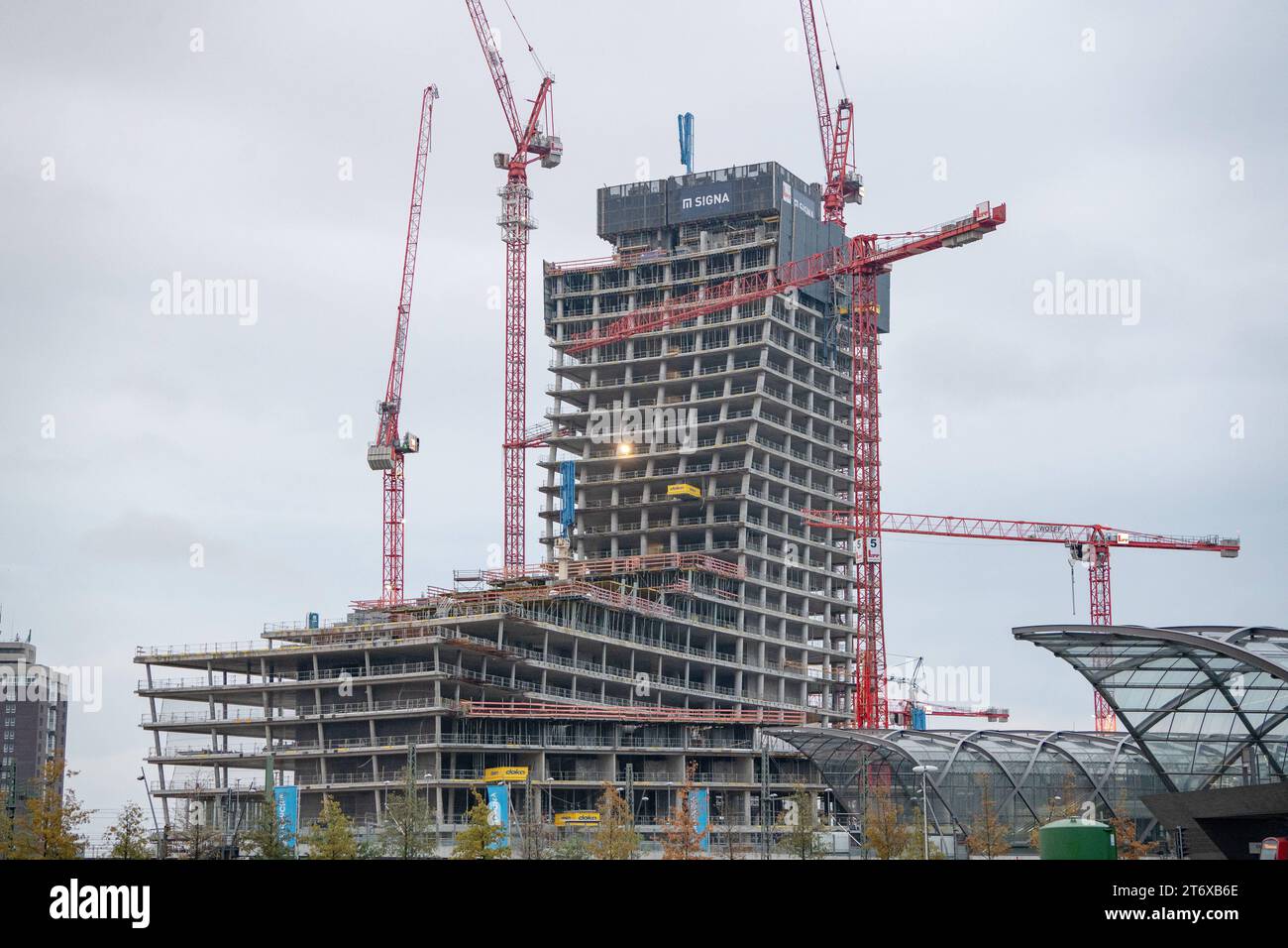 Elbtower in Hamburg Blick auf die Baustelle nach Baustopp im Oktober ...