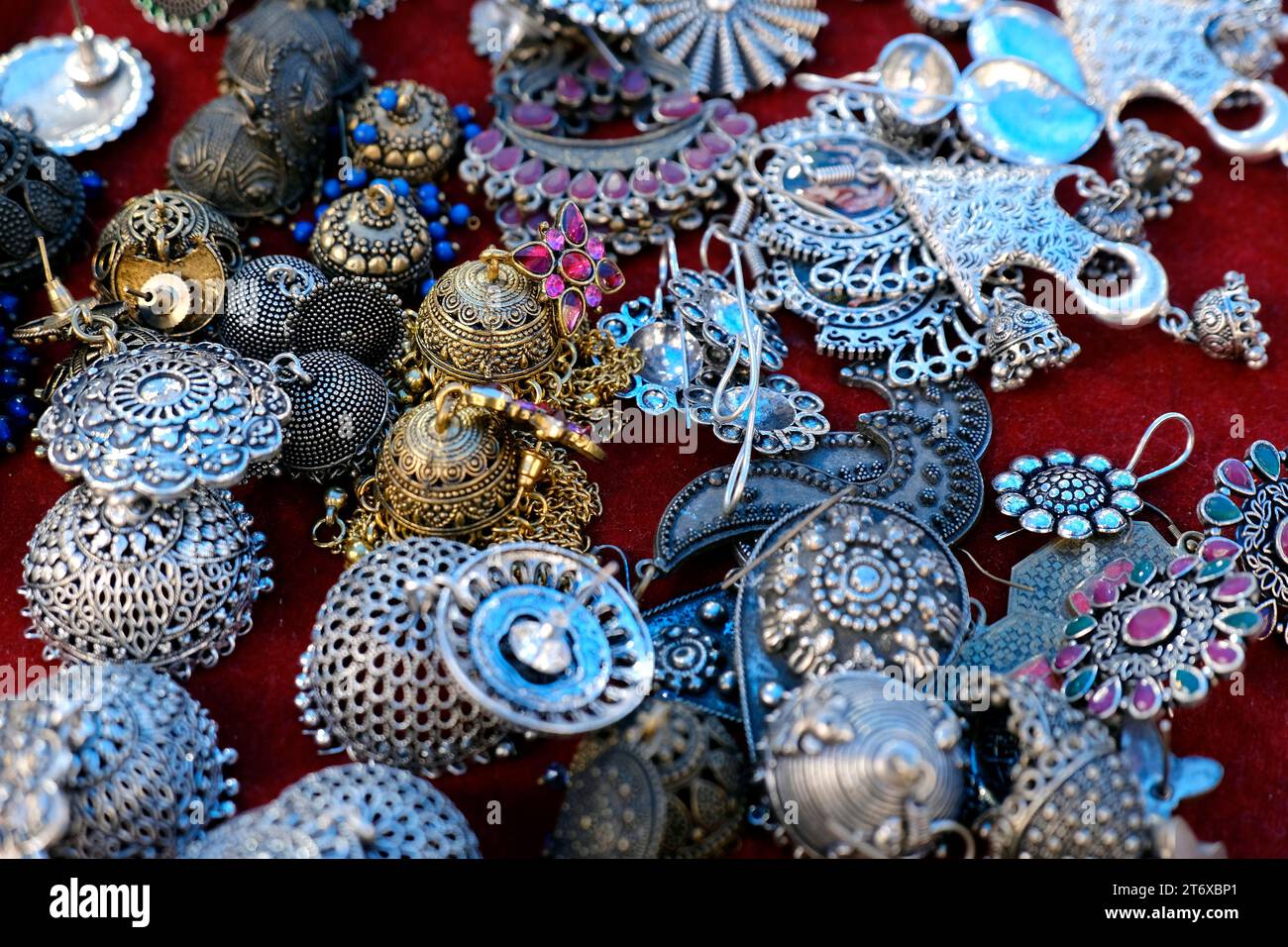 Traditional indian jewelry hi-res stock photography and images - Alamy