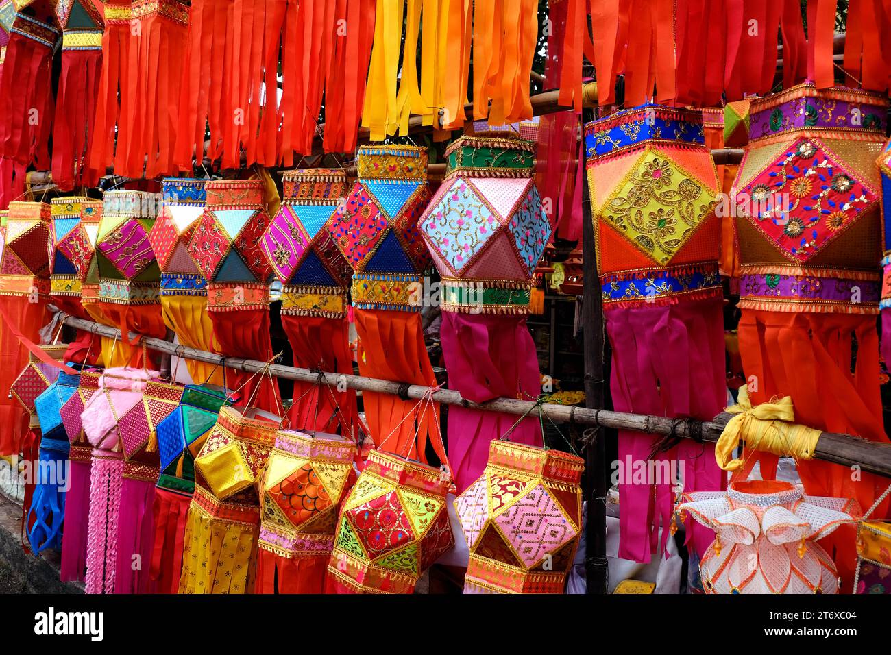 Hanging Diwali Lamp (Kandil) - Diwali Festival Background, Colourful ...
