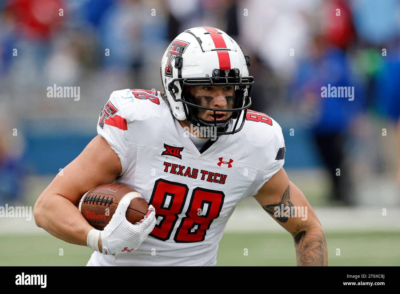 Texas Tech tight end Baylor Cupp (88) rushes for a yardage during the ...