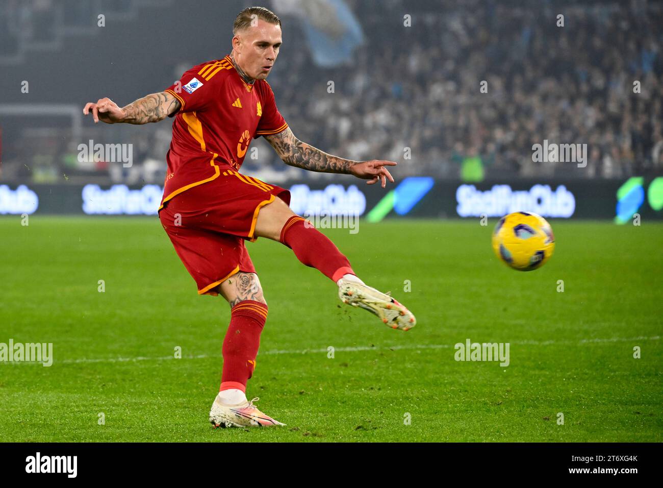 Rick Karsdorp of AS Roma in action during the Serie A football match ...