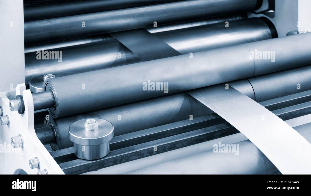 Roller feed unit of continuously high speed metal sheet strip shape ...