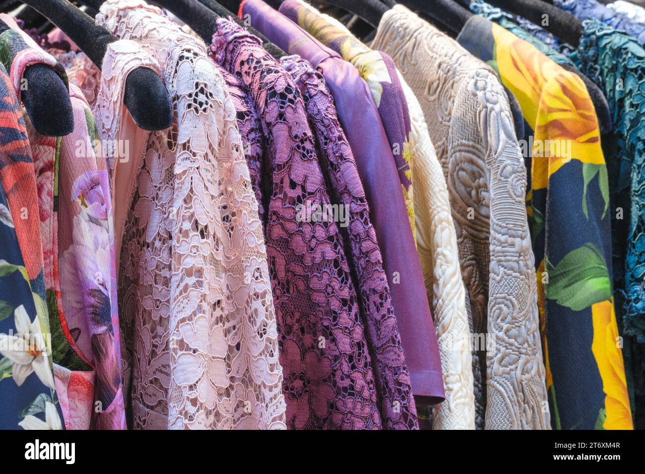 Changing room yellow shirt hi-res stock photography and images - Alamy
