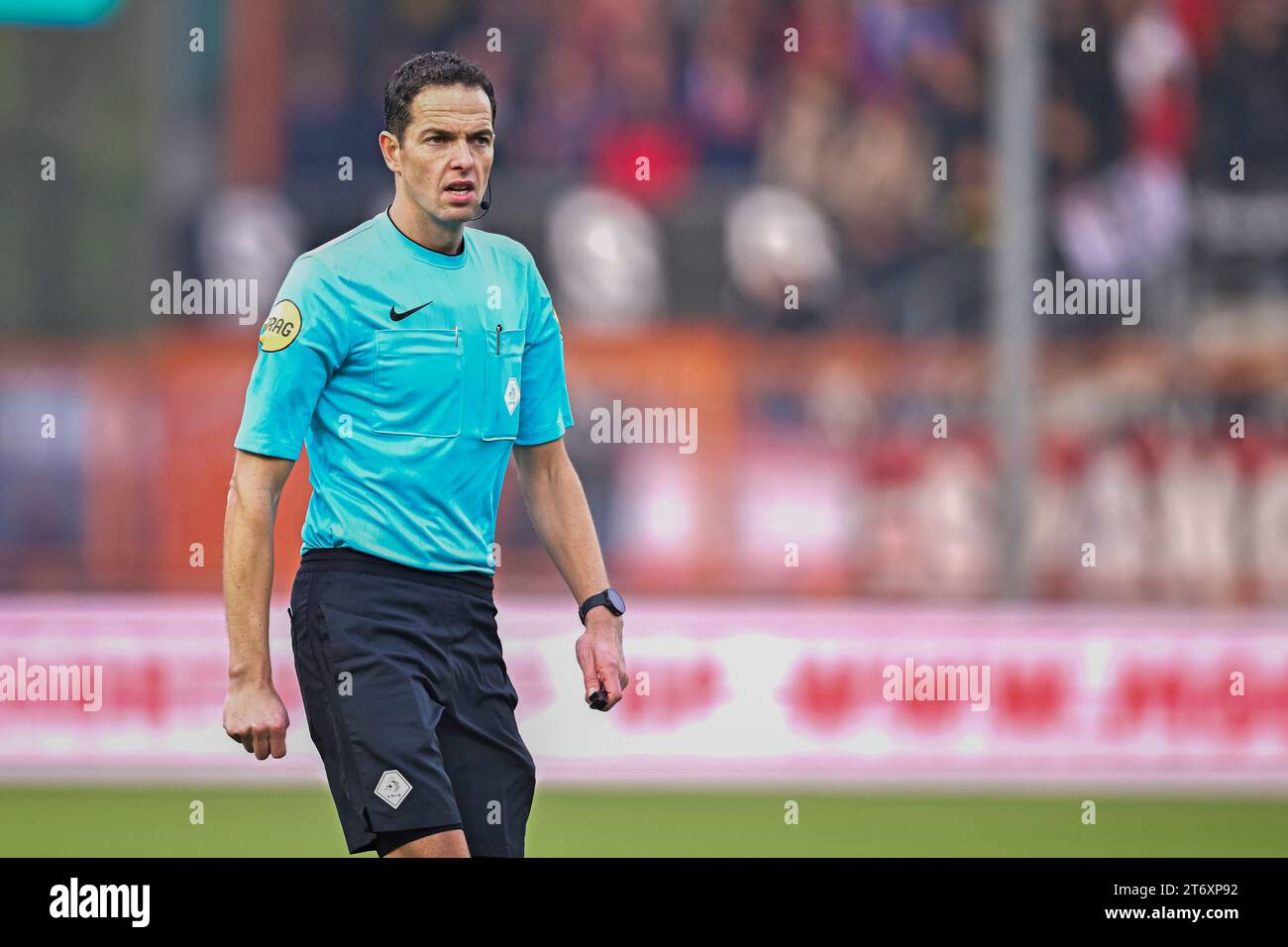 VOLENDAM, NETHERLANDS - NOVEMBER 12: Richard Martens referee looks on ...