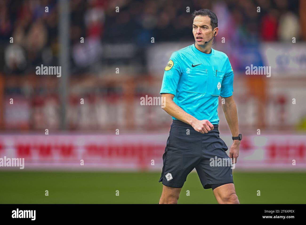 VOLENDAM, NETHERLANDS - NOVEMBER 12: Richard Martens referee looks on ...