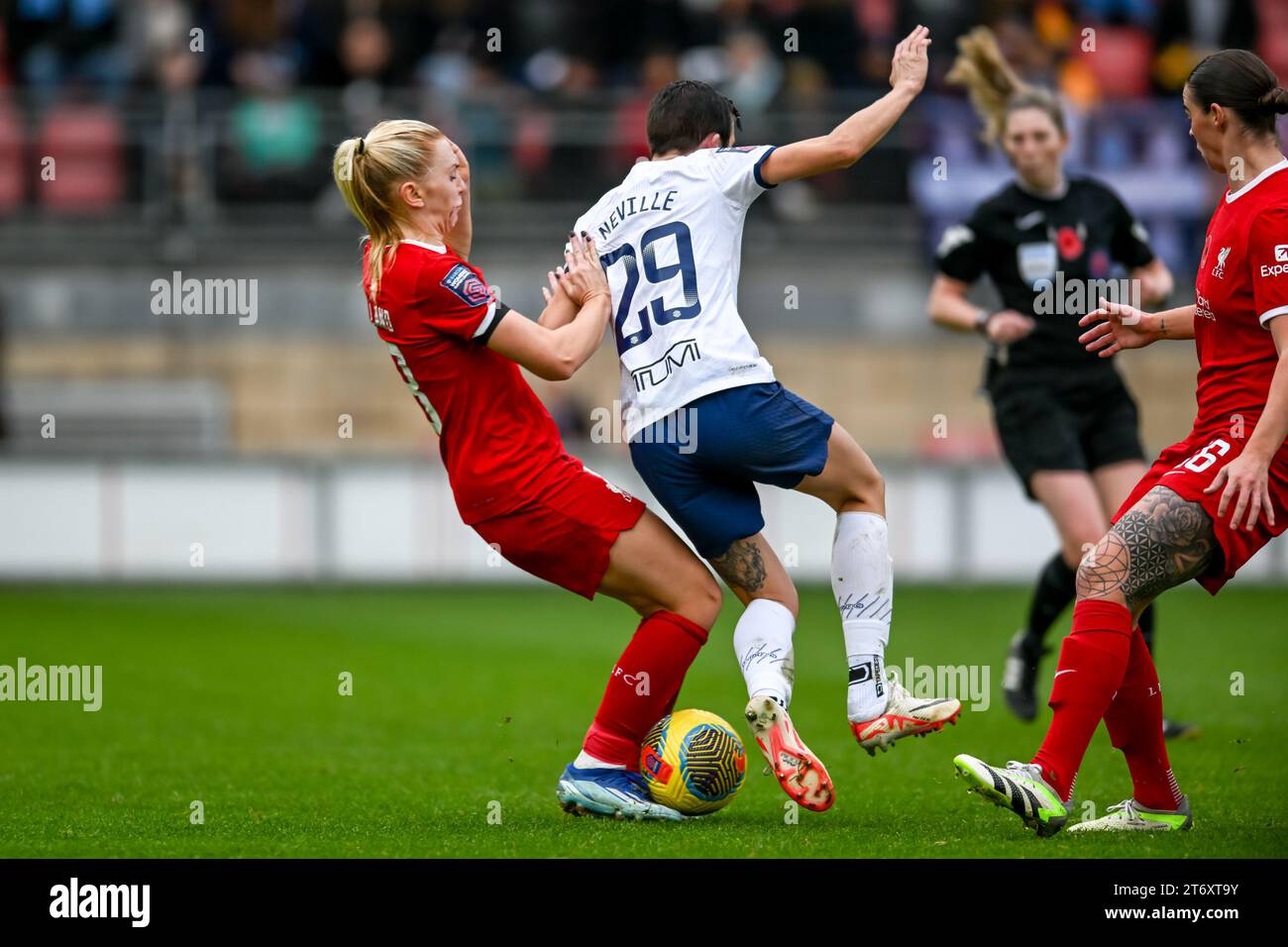Liverpool player tackle hi-res stock photography and images - Alamy