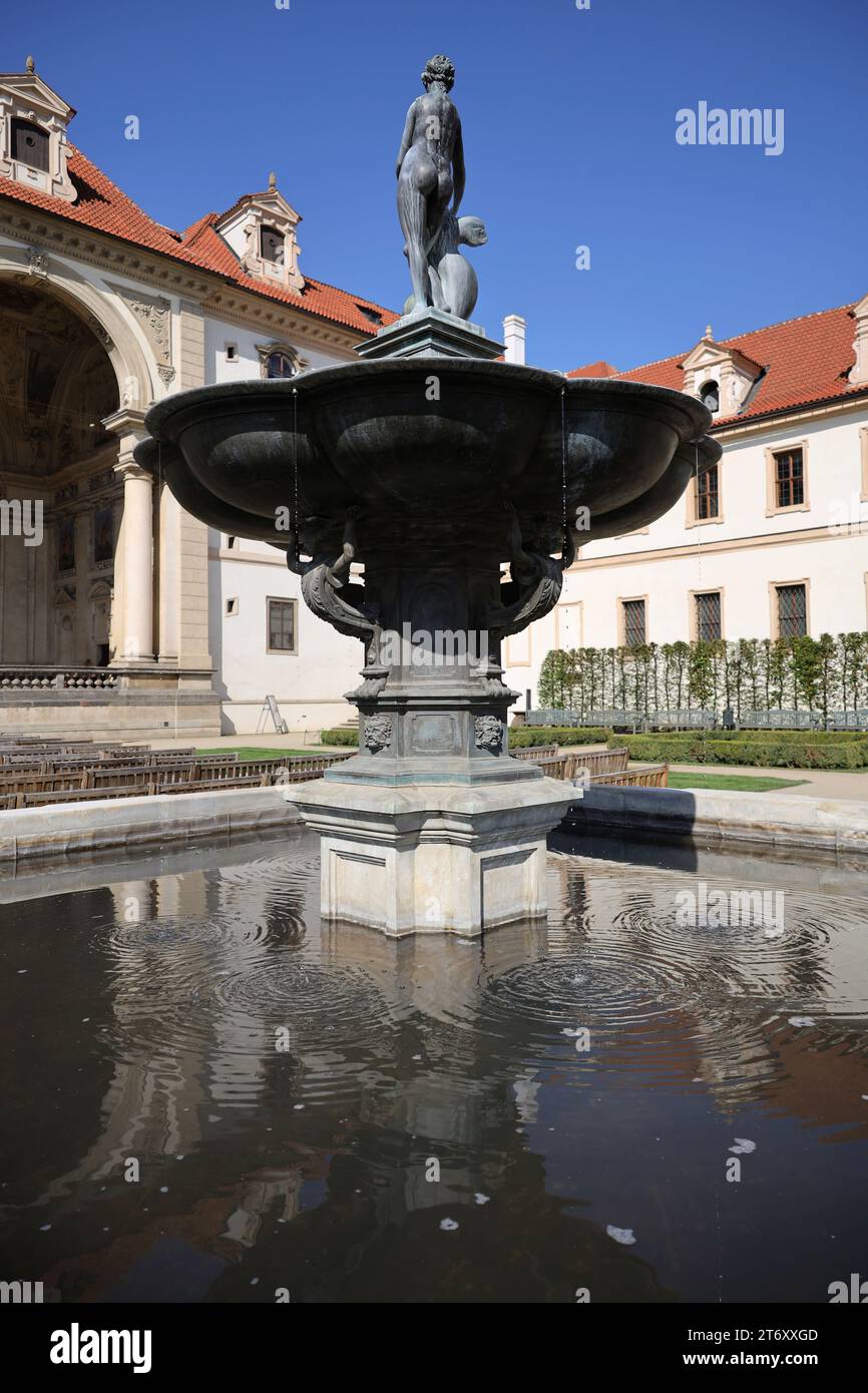 Beautiful lake features fountain hi-res stock photography and images ...