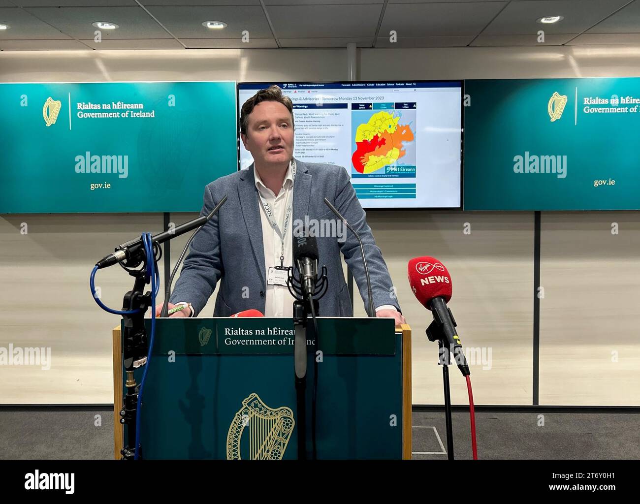Eoin Sherlock Met Eireann's head forecaster speaking at Agriculture ...