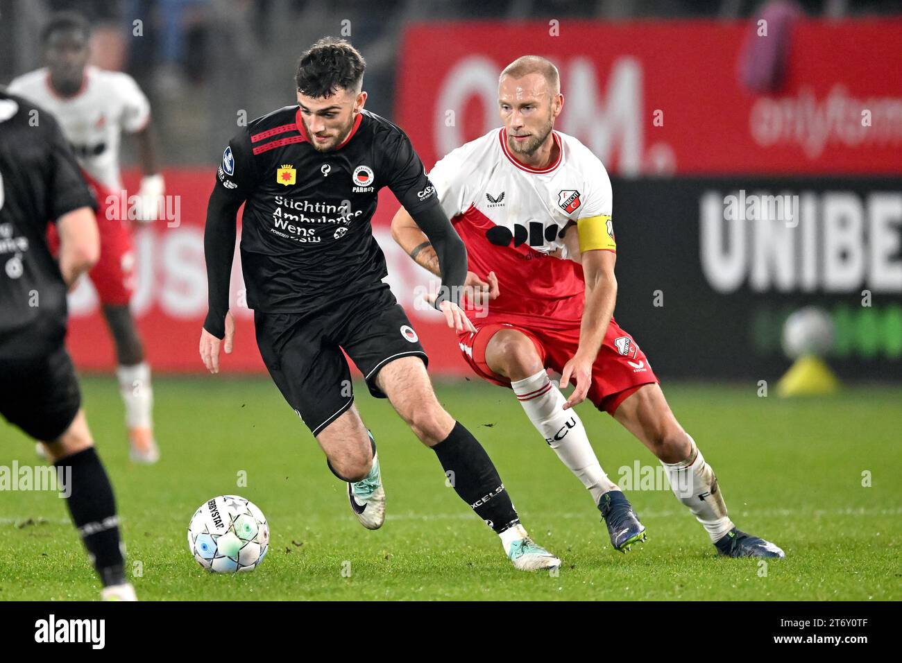 UTRECHT - (l-r) Troy Parrott of sbv Excelsior, Mike van der Hoorn of FC Utrecht during the Dutch ...