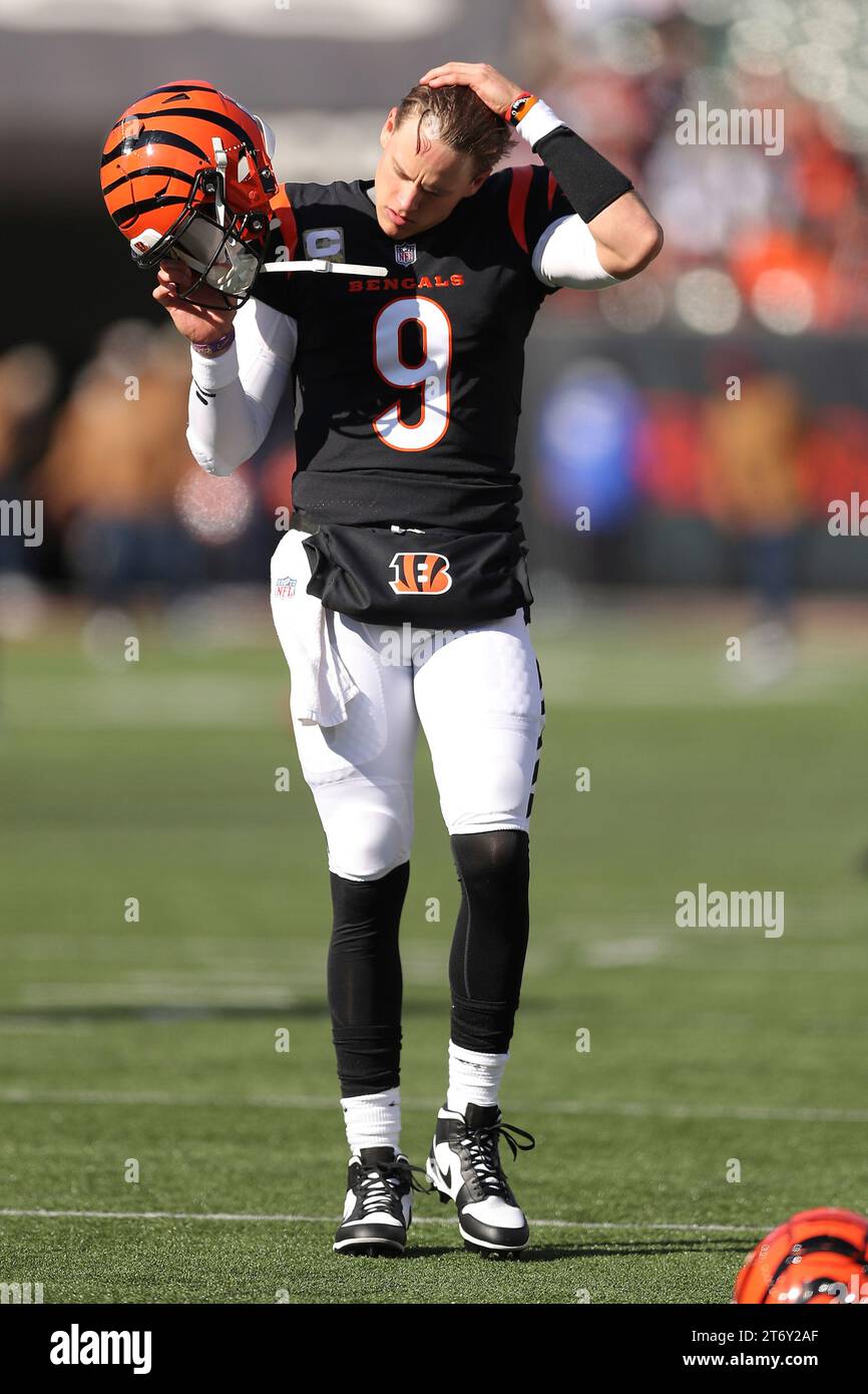 Cincinnati Bengals quarterback Joe Burrow (9) prior to an NFL football ...