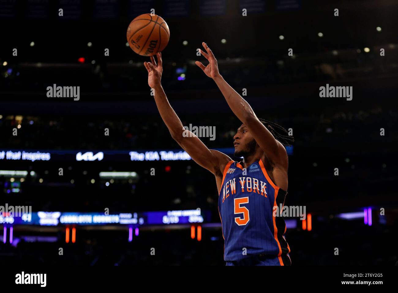 New York Knicks guard Immanuel Quickley (5) shoots against the ...