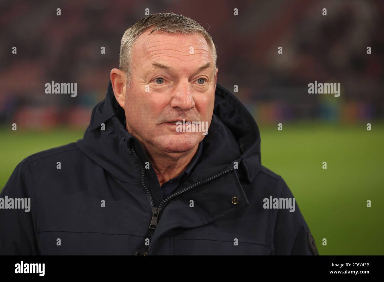 UTRECHT, NETHERLANDS - NOVEMBER 12: Head Coach Ron Jans of FC Utrecht ...