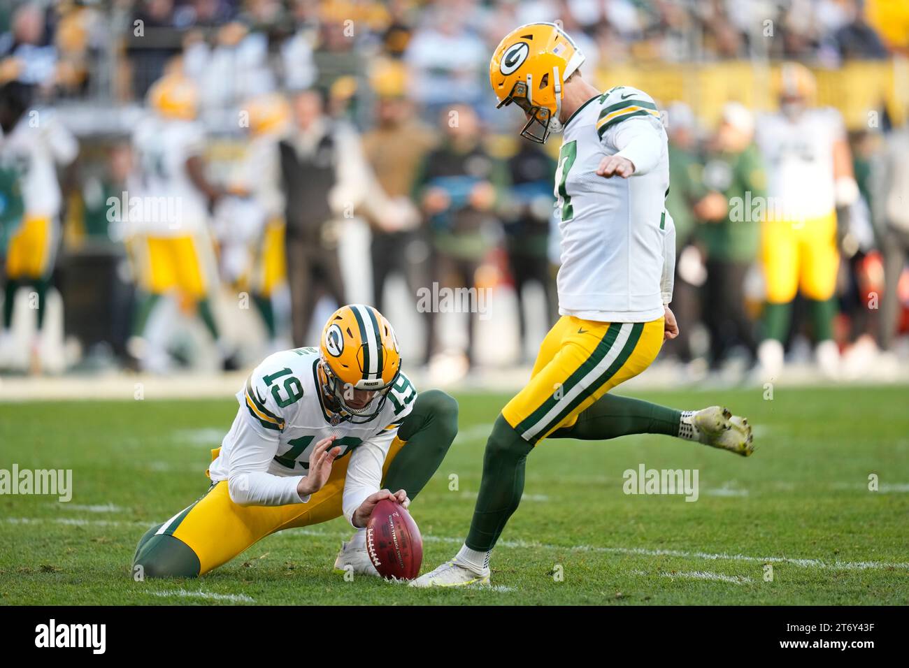 Green Bay Packers' Anders Carlson makes a field goal with Daniel Whelan ...