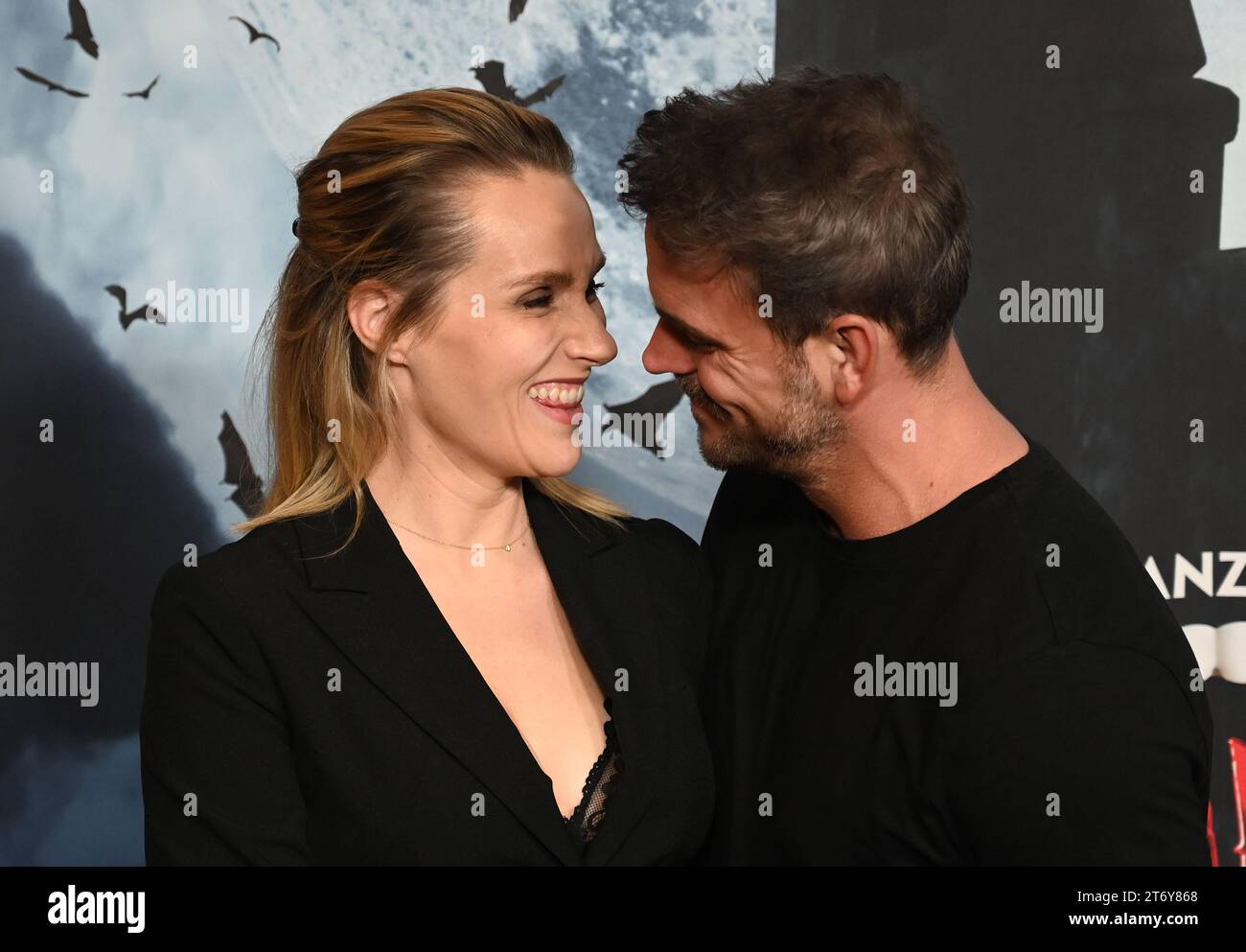 12 November 2023, Hamburg: Anna Hofbauer, actress, and her husband Marc ...
