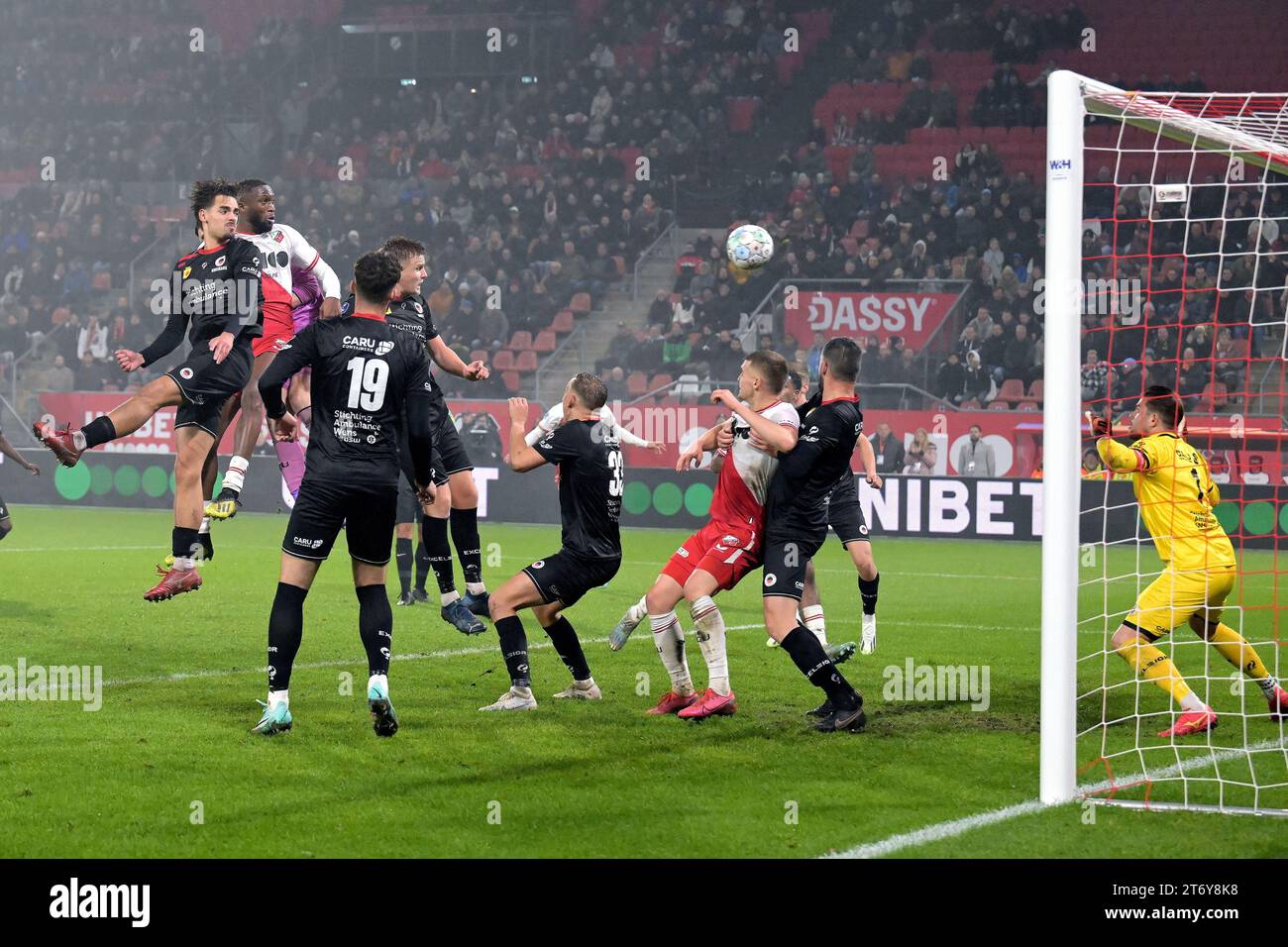 UTRECHT - Modibo Sagnan of FC Utrecht scores during the Dutch ...