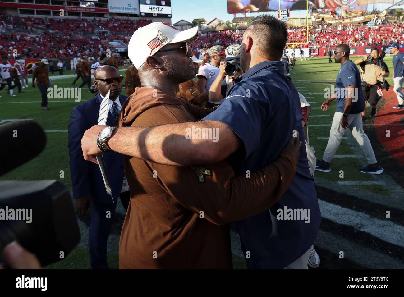Tampa Bay Buccaneers head coach Todd Bowles, left, hugs Tennessee ...