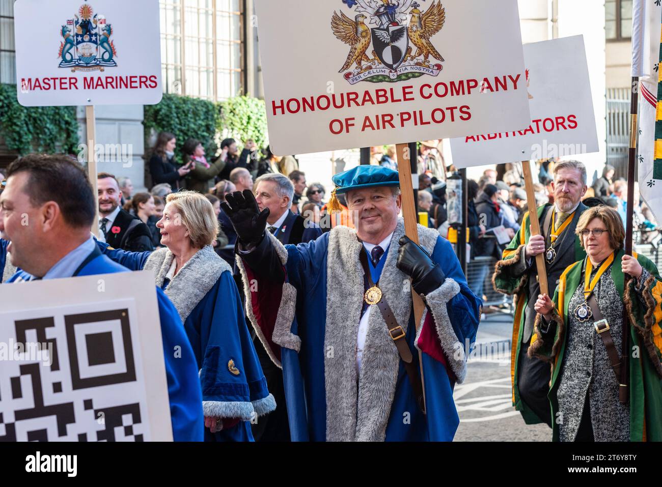 Honourable Company of Air Pilots at Lord Mayor's Show Procession 2023 ...