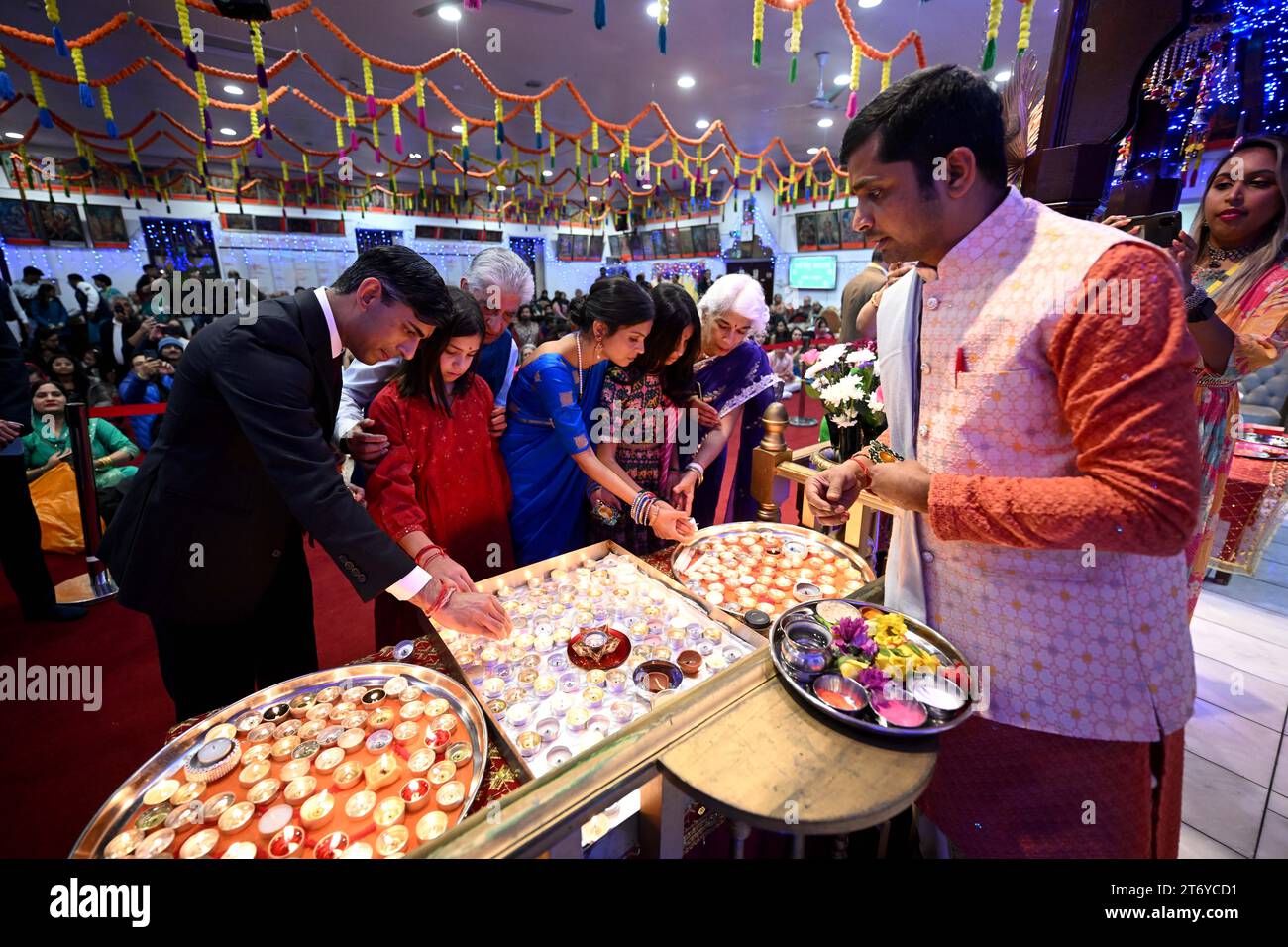 Prime Minister Rishi Sunak with his wife Akshata Murty and daughters ...