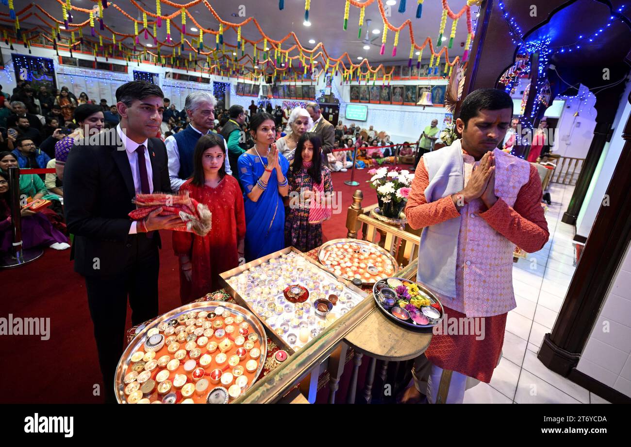 Prime Minister Rishi Sunak with his wife Akshata Murty and daughters ...