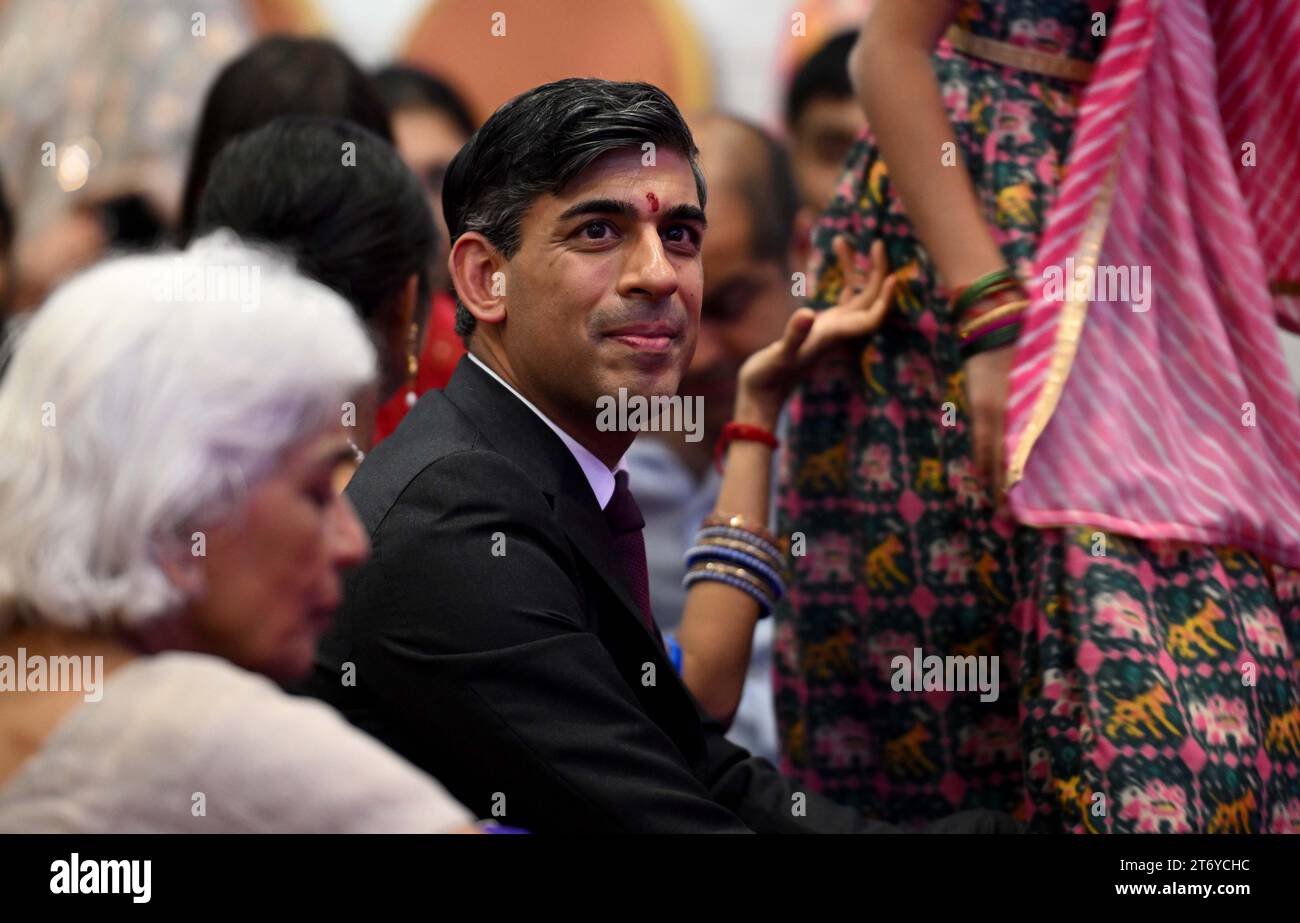 Prime Minister Rishi Sunak joins Diwali celebrations at the Vedic ...