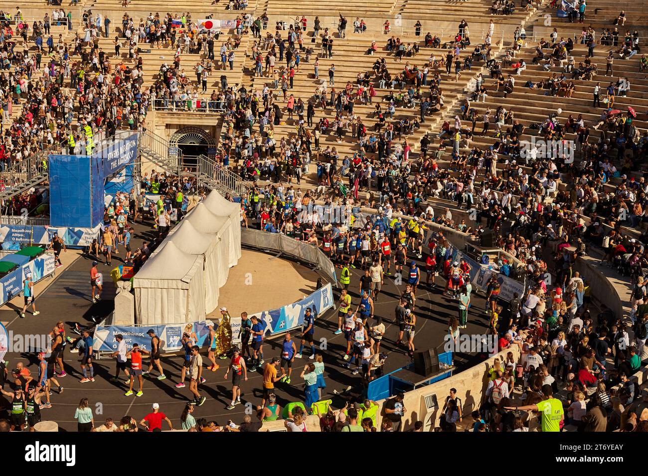 Monumental marathon hi-res stock photography and images - Alamy