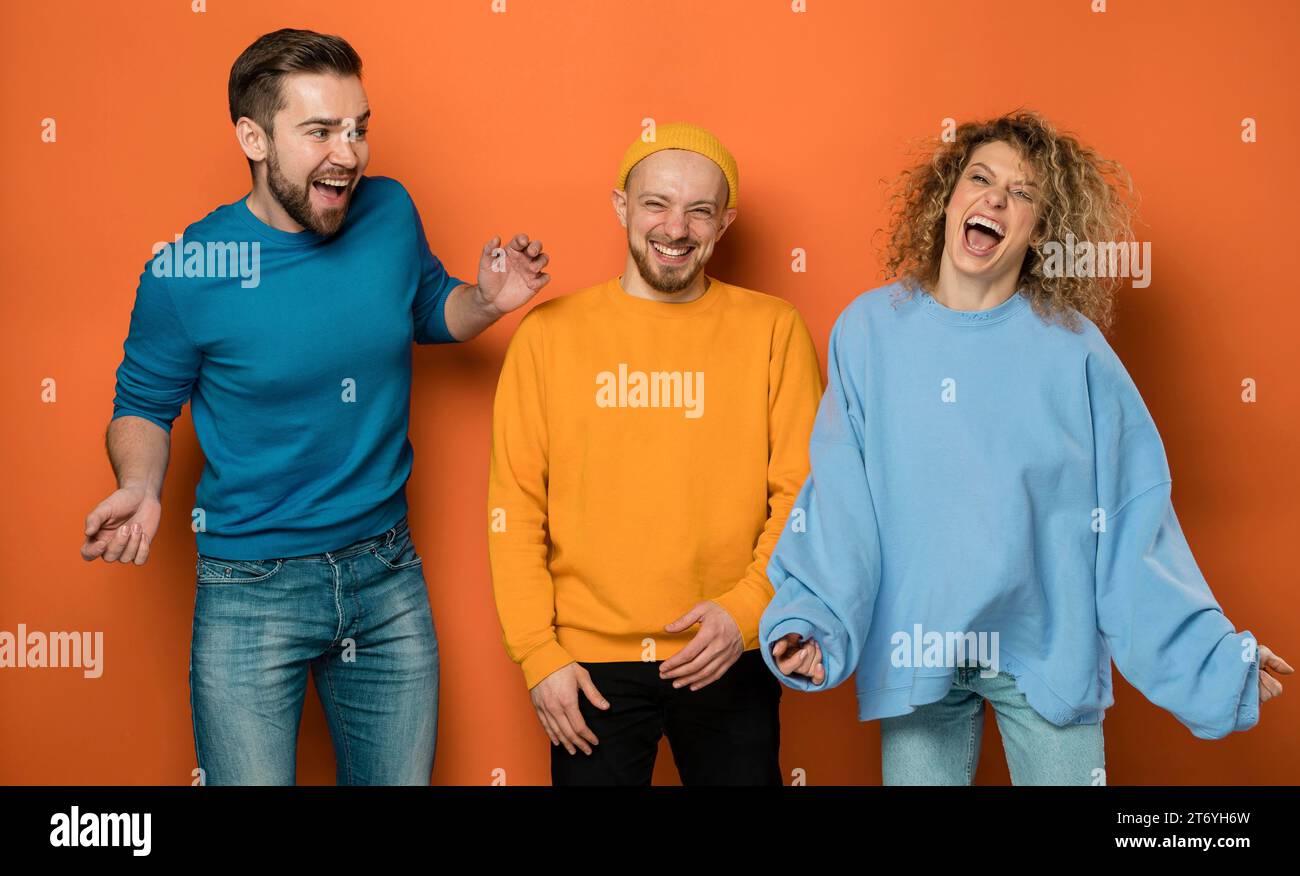 Smiley best friends posing together 5 Stock Photo - Alamy