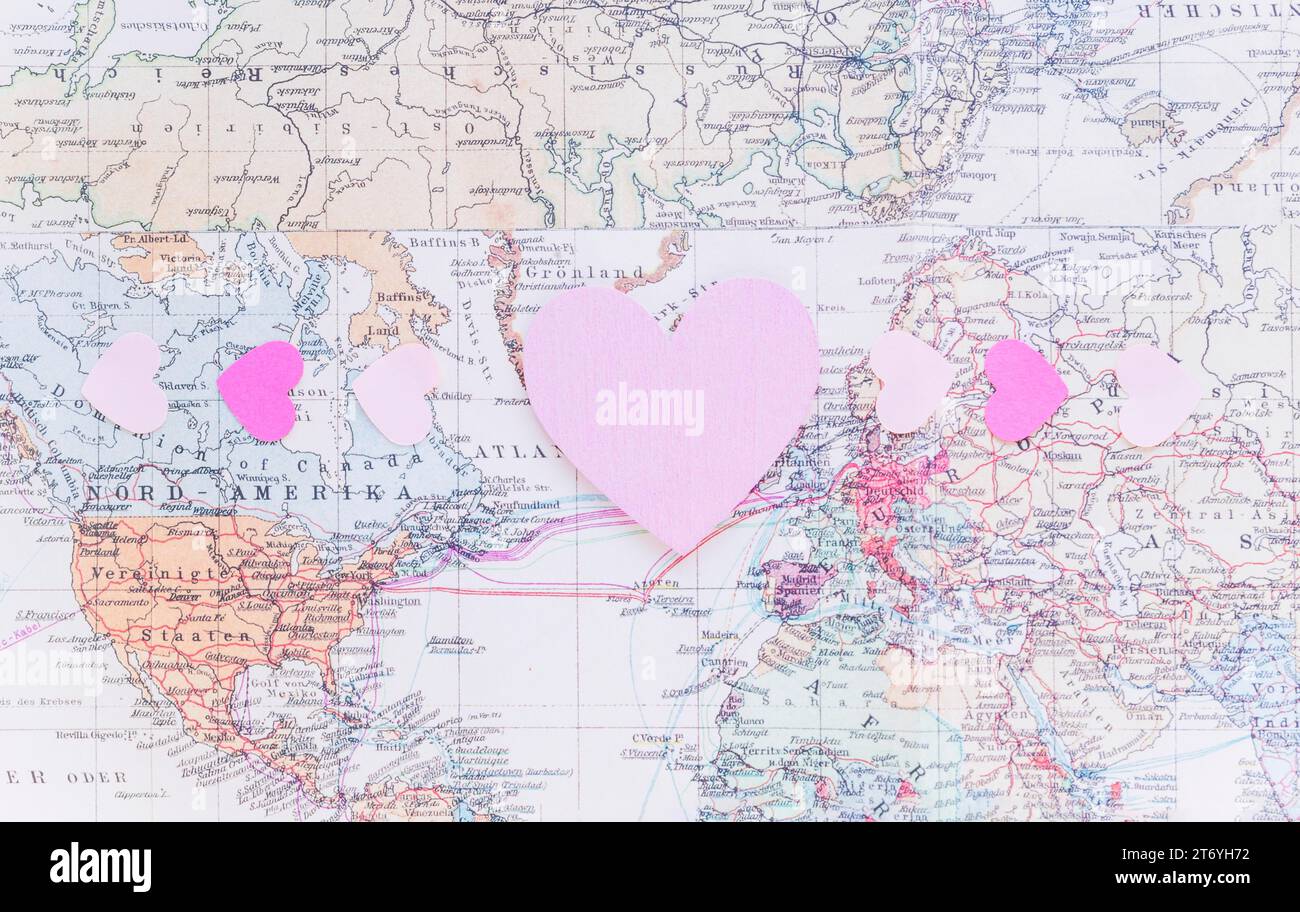 Heart shaped world map hi-res stock photography and images - Alamy