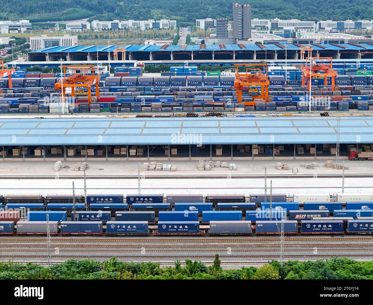 CHONGQING, CHINA - NOVEMBER 11, 2023 - Trains are loaded at the ...