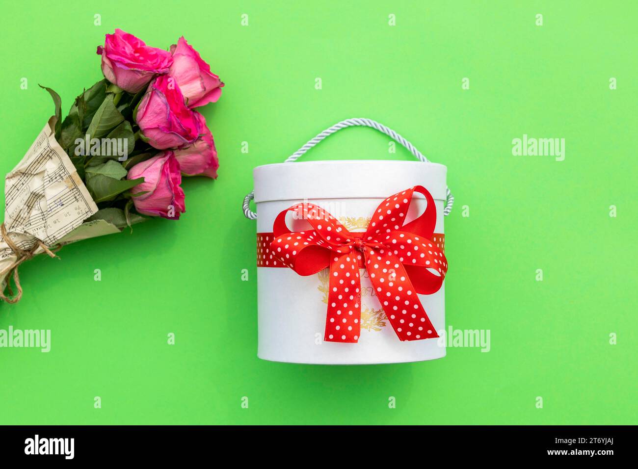 Box sweets bouquet roses Stock Photo - Alamy