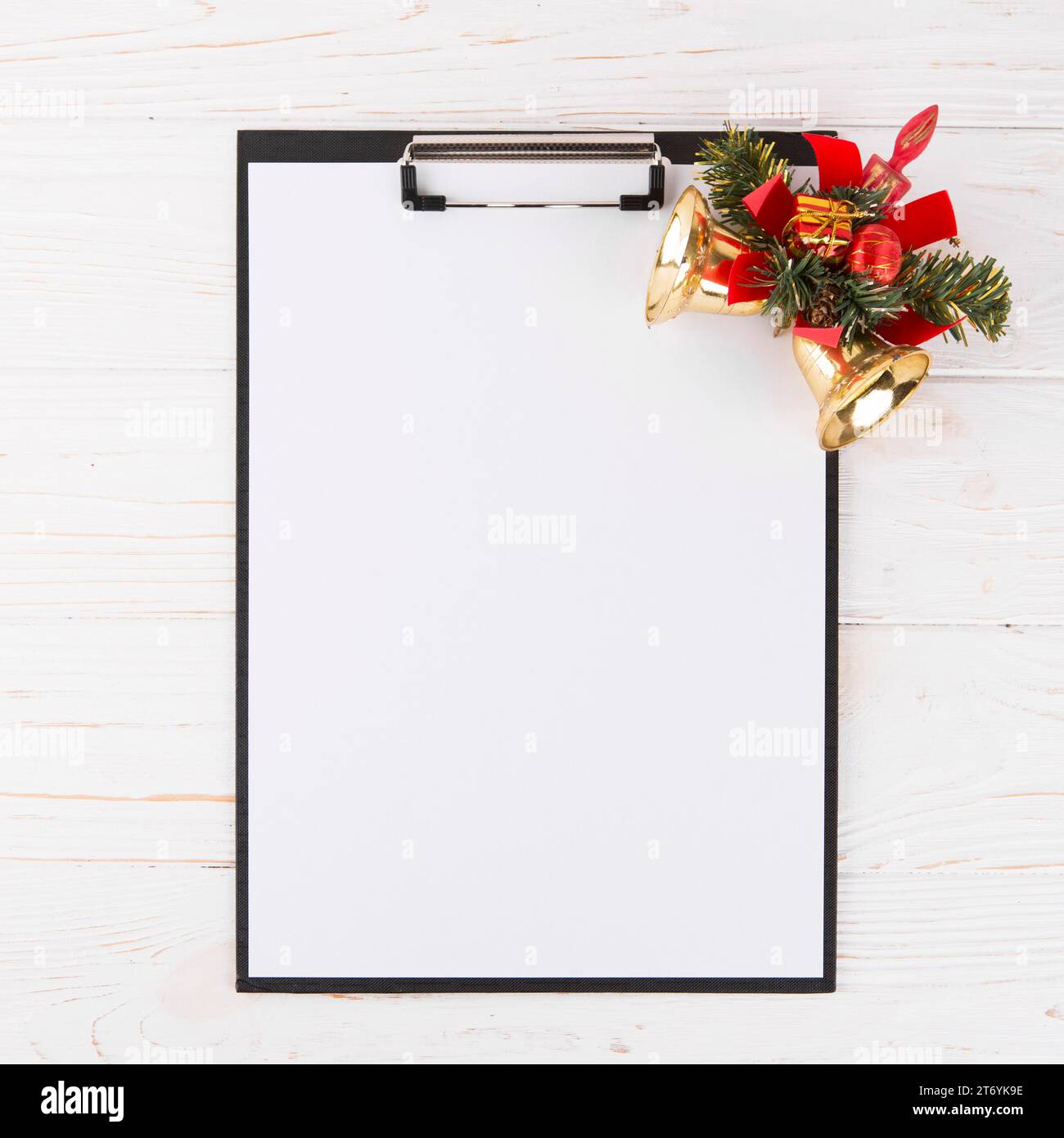 Empty christmas wish list Stock Photo - Alamy