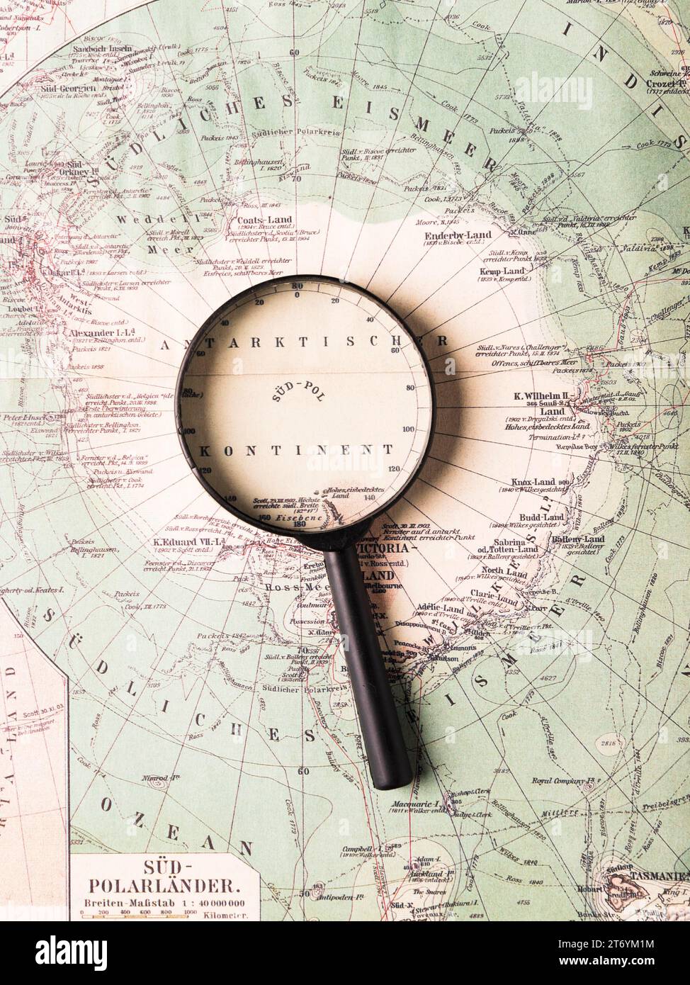 Lens geographic location hi-res stock photography and images - Alamy